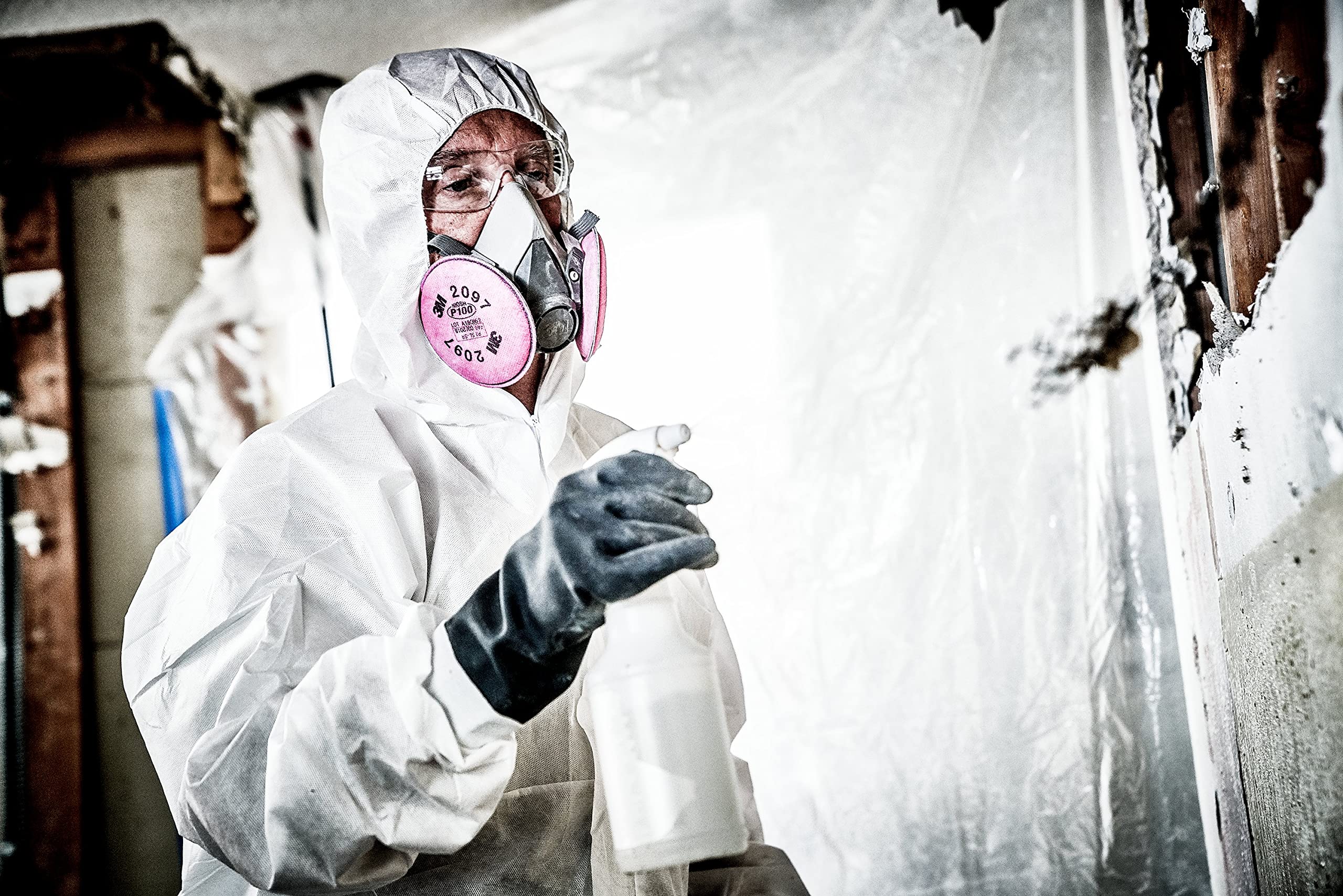 3M Mold and Lead Paint Removal Respirator P100, Reusable Respirator, Medium