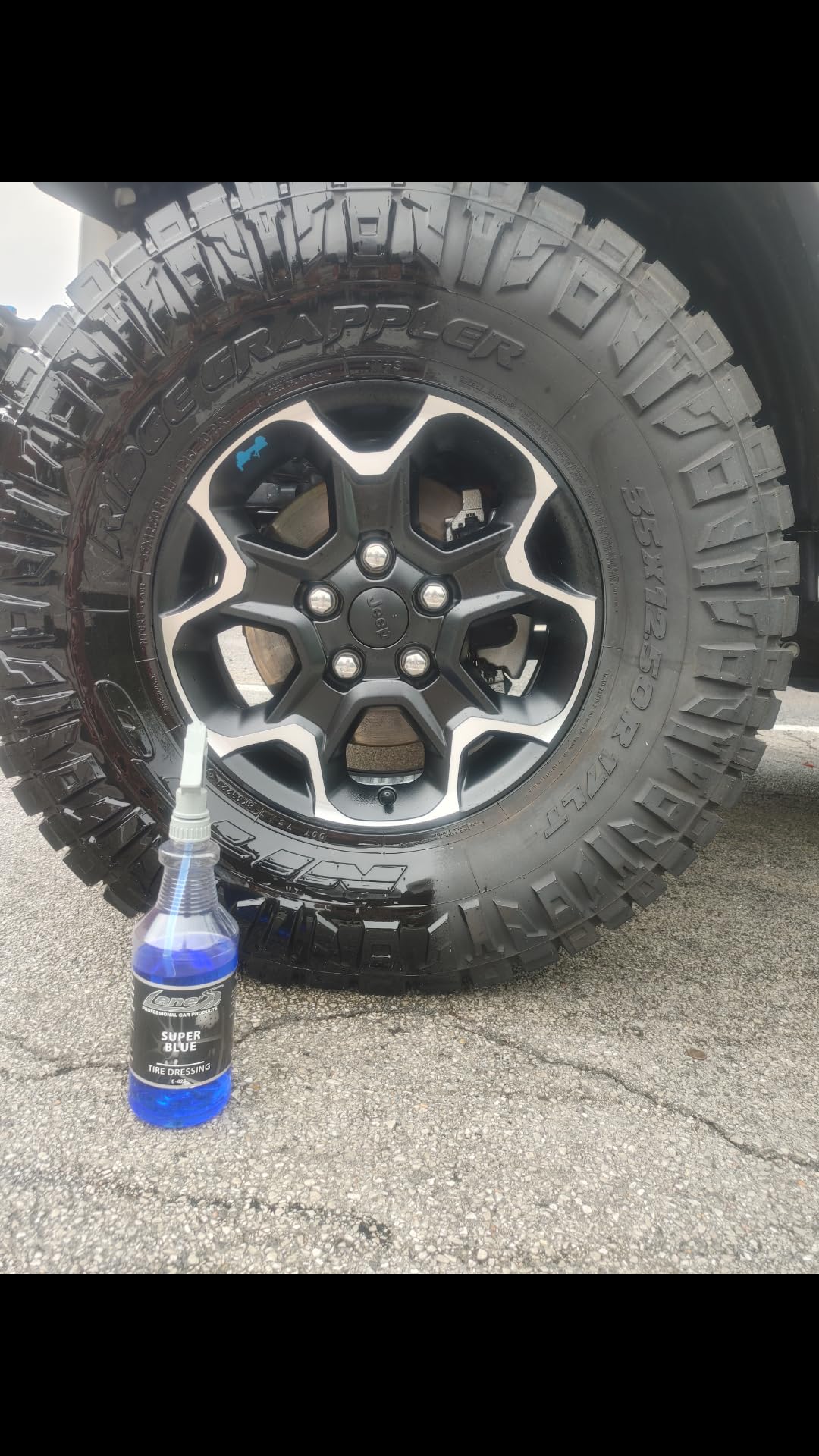 Lane’s Car Tire Shine Spray (32oz) for Long Lasting Extra Glossy Shine. An Easy to Use Protection from Cracks, Dullness & UV for Your Vehicle Tires