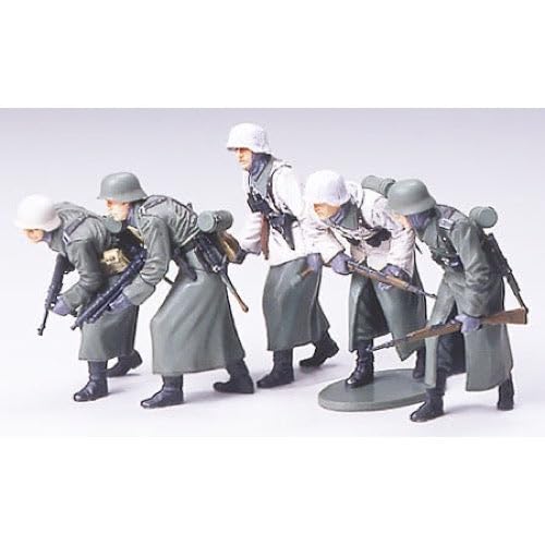 Tamiya German Assault Infantry w-Winter Gear 1/35