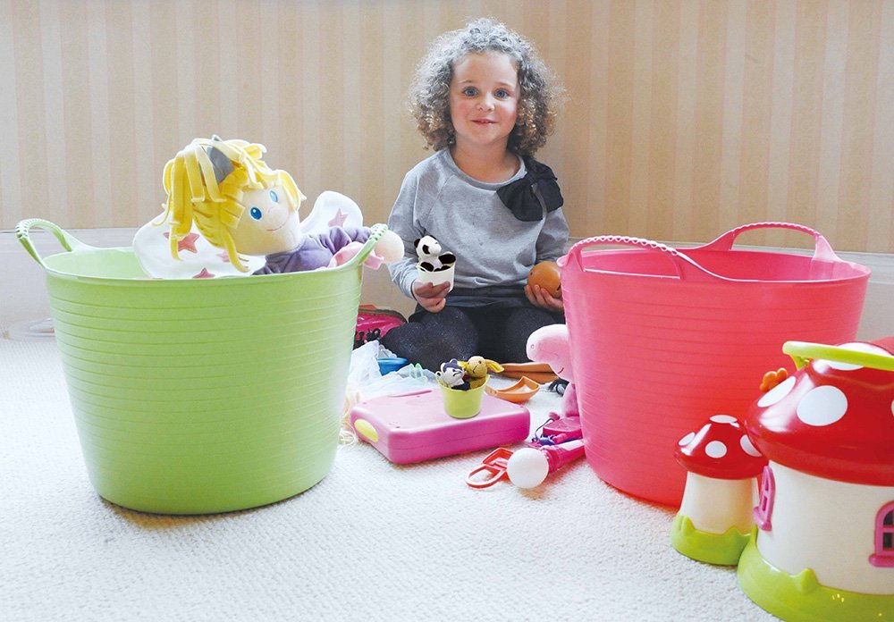 Red Gorilla Small Flexible Plastic Tub, Toy Storage, Laundry, Gardening & More, 14 Liter/3.7 Gallons, Green