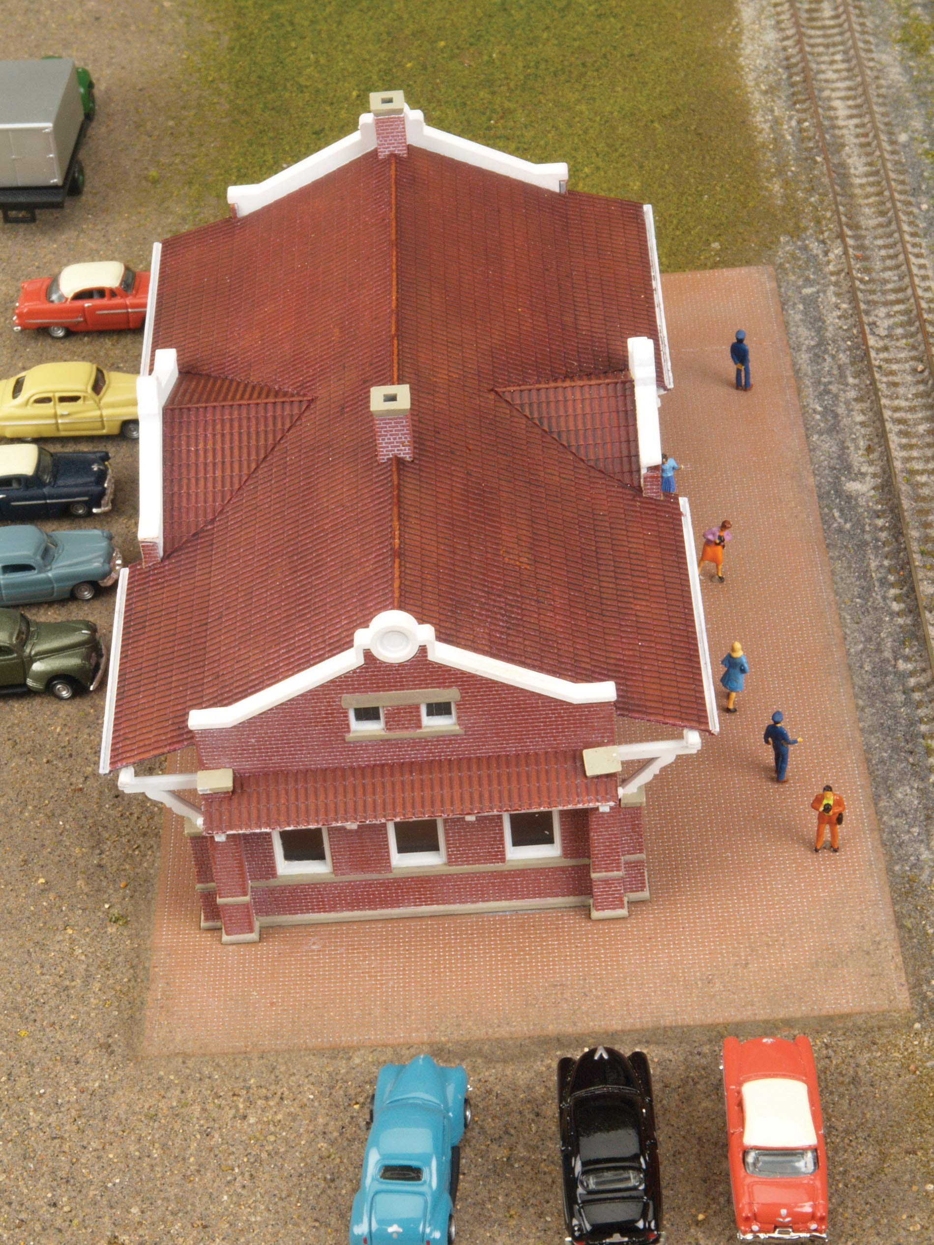 Walthers Cornerstone Series® N Scale Santa Fe-Style Brick Depot 6-3/4 x 3-7/8 x 2-1/4"