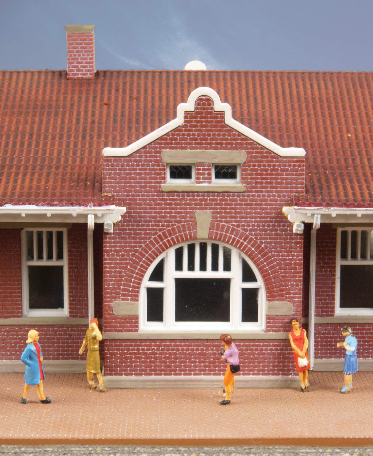 Walthers Cornerstone Series® N Scale Santa Fe-Style Brick Depot 6-3/4 x 3-7/8 x 2-1/4"