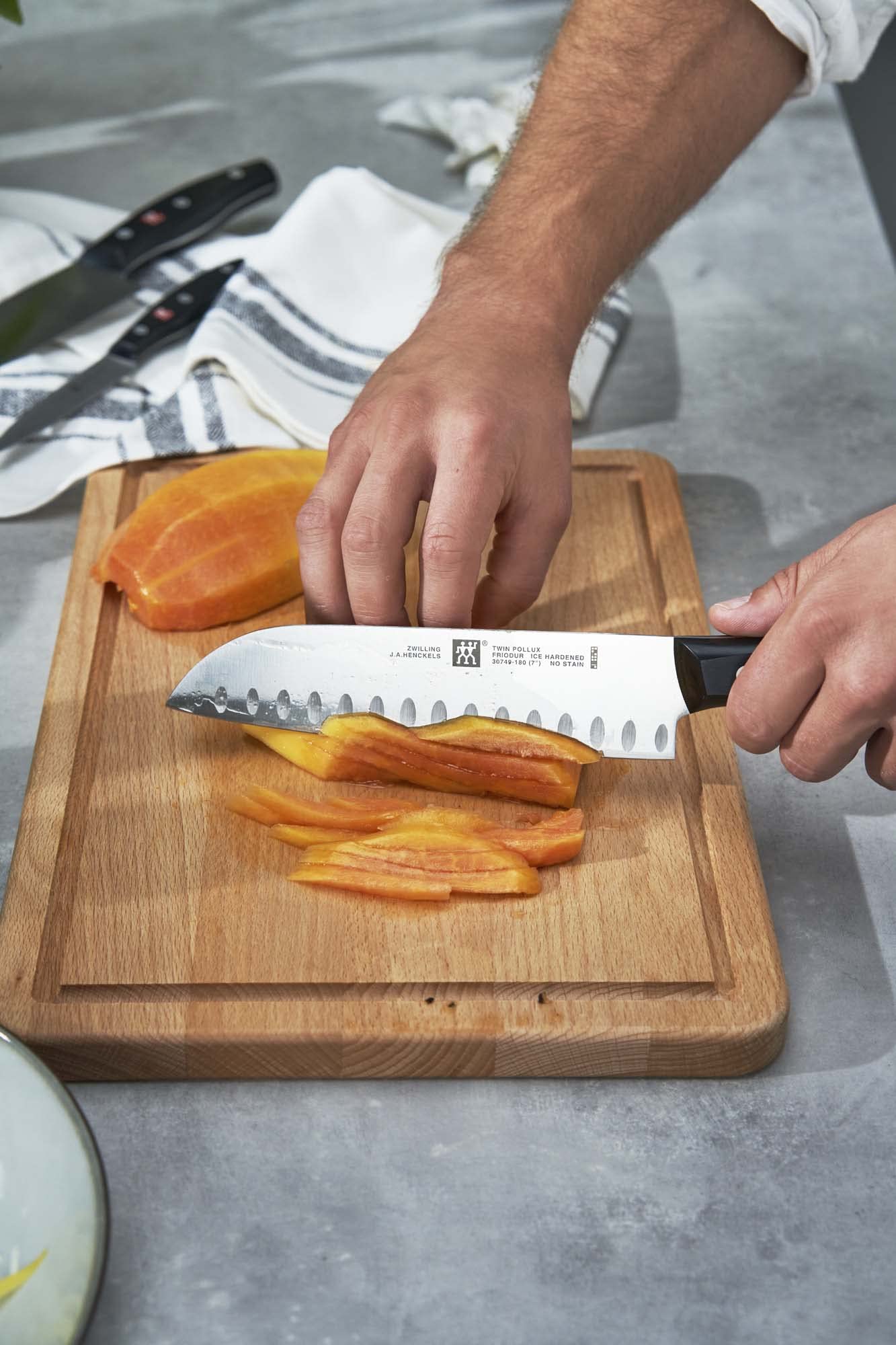 Zwilling J.A. Henckels Twin Signature Chinese Chef Knife, Santoku Knife 7 Inch,Stainless Steel, Black