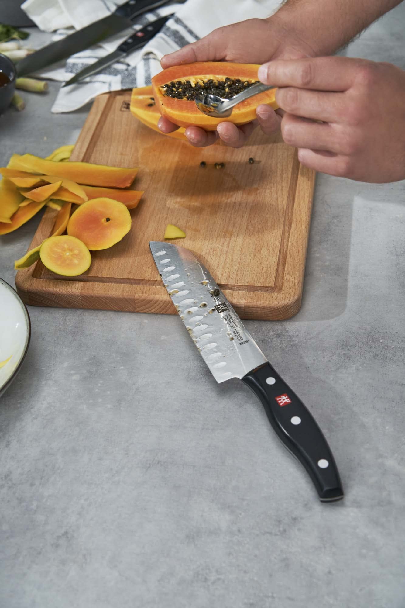 Zwilling J.A. Henckels Twin Signature Chinese Chef Knife, Santoku Knife 7 Inch,Stainless Steel, Black