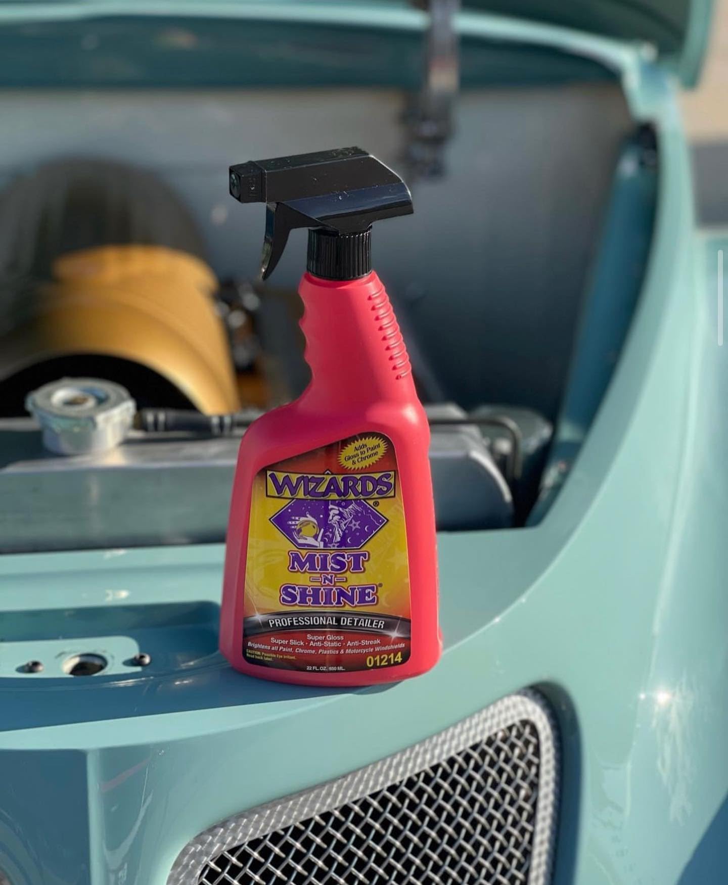 WIZARDS - Mist-N-Shine Professional Detailer, High-Gloss Car Detailing and Surface Cleaner Spray (22 oz.)