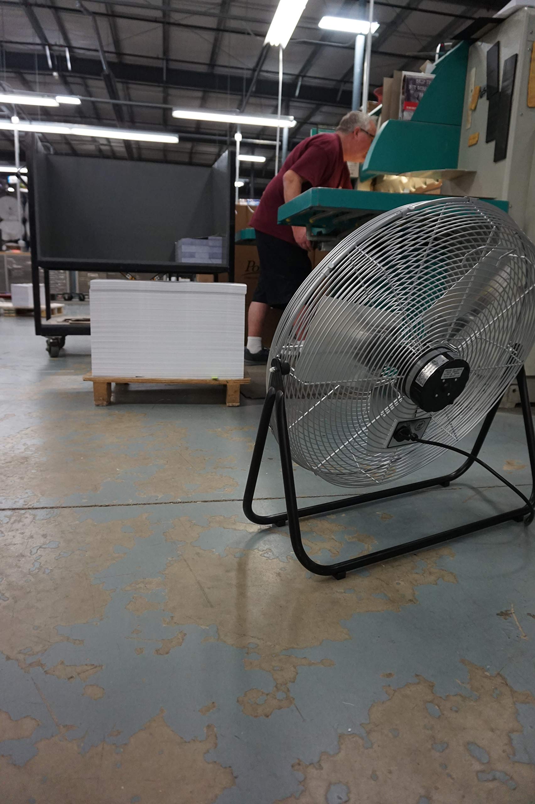 TPI Corporation F24-TE Industrial Workstation Floor Fan, Single Phase, 24" Diameter, 120 Volt