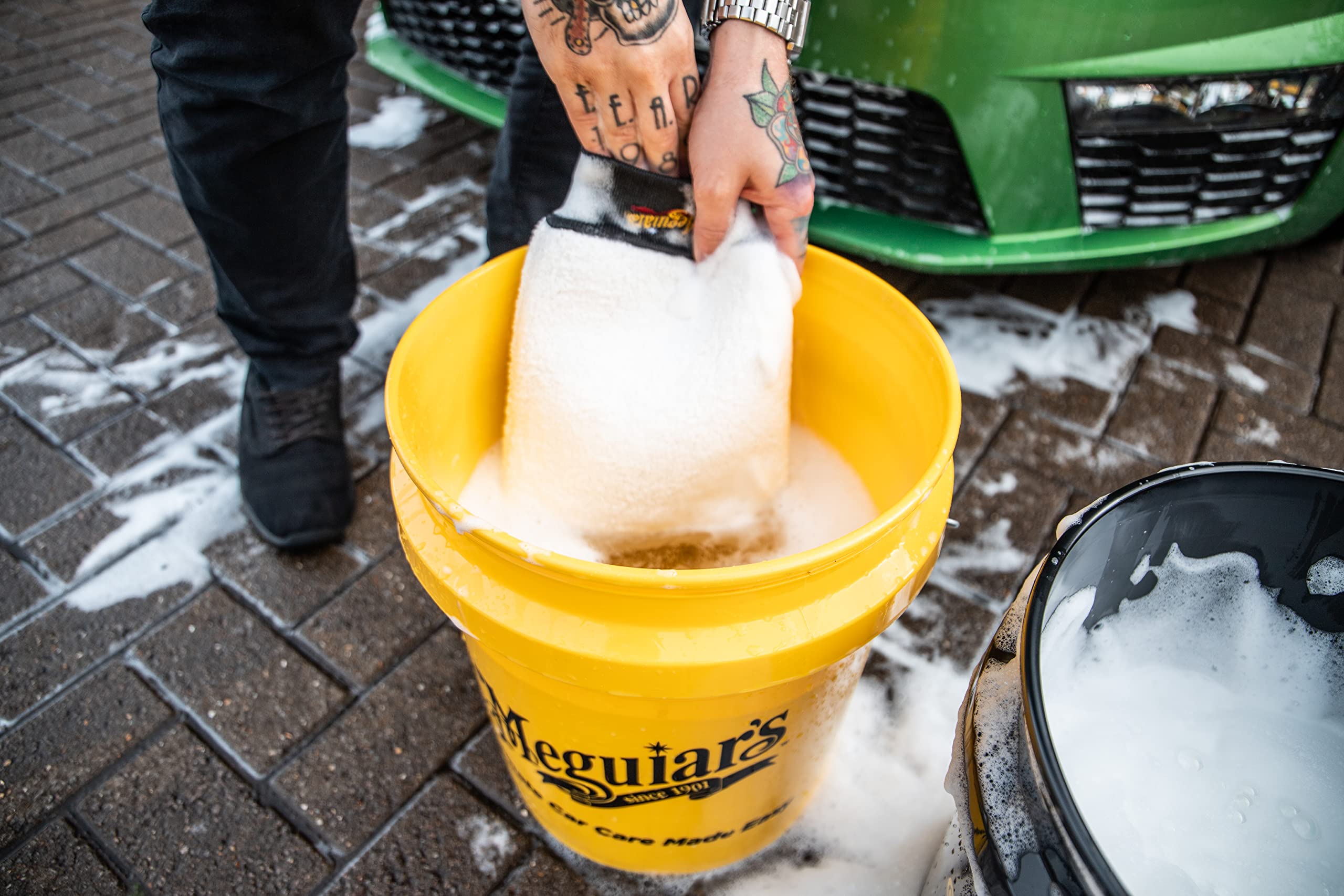 Meguiar's X3002 Microfiber Wash Mitt, Super-Thick Reusable Wash Mitt for Ultimate Finish