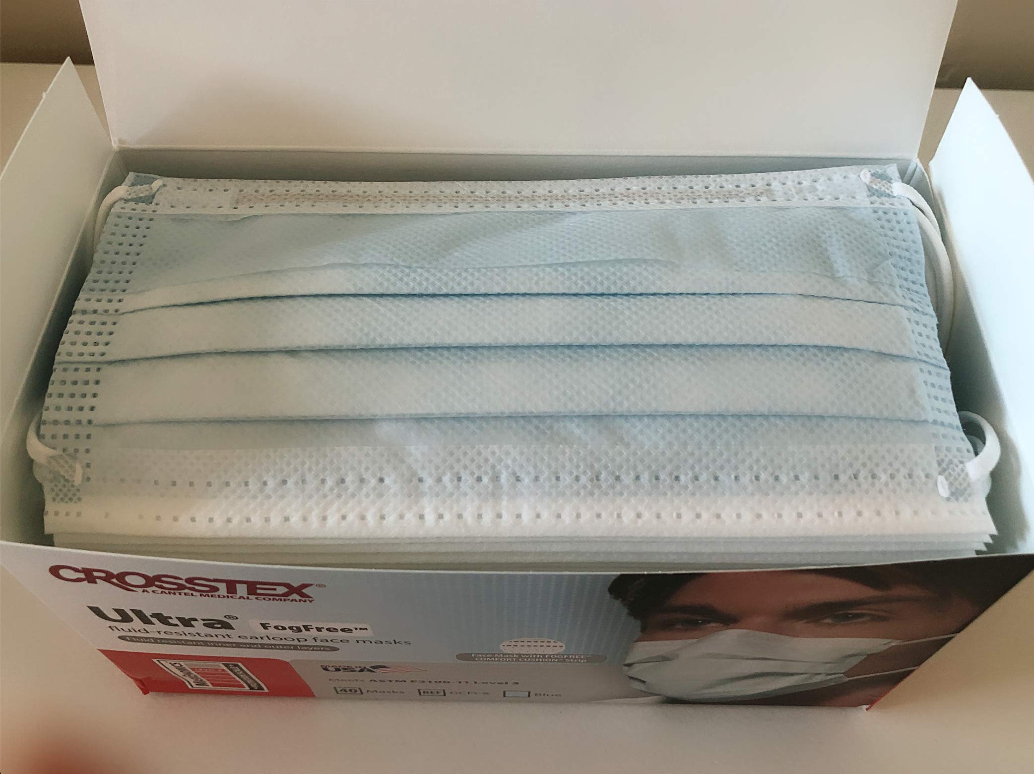 Crosstex Ultra No Fog Earloop Facemasks 40/Box
