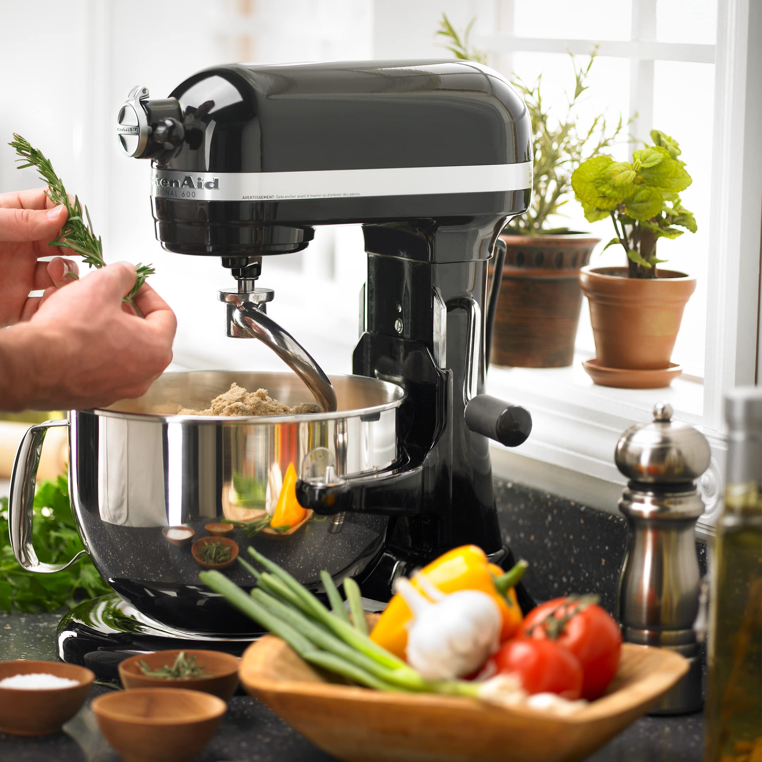 KitchenAid KP26M1XOB 6 Qt. Professional 600 Series Bowl-Lift Stand Mixer - Onyx Black