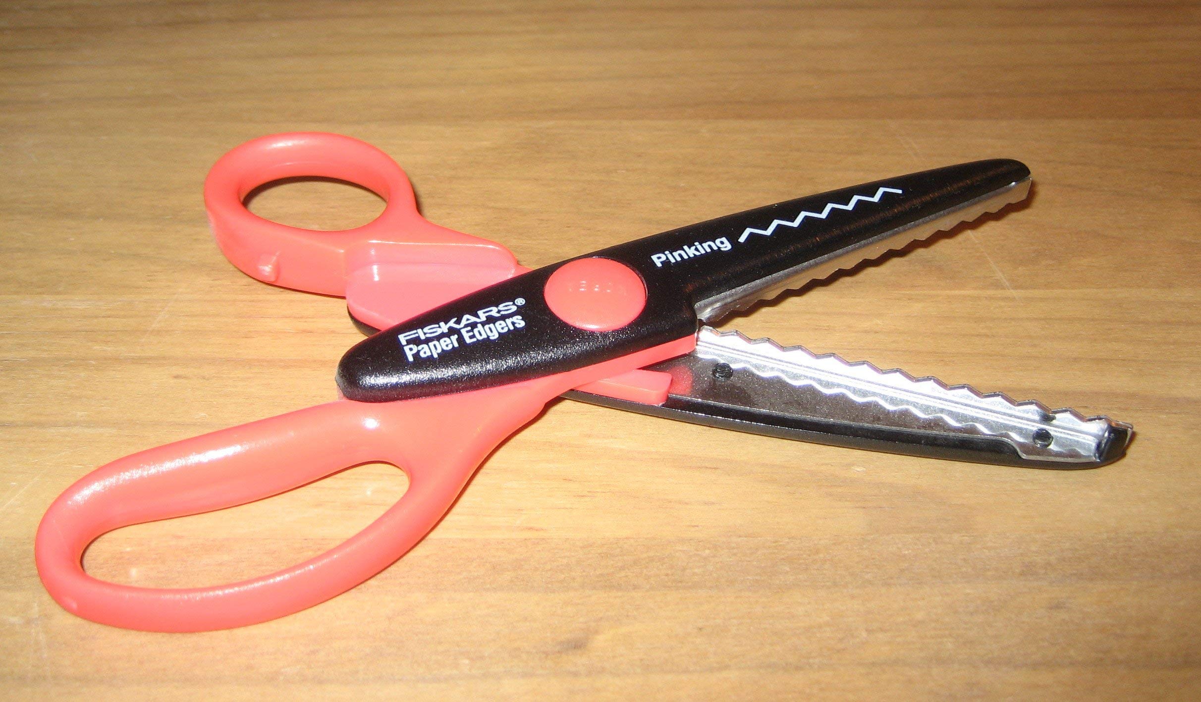 Fiskars 12-92047897J Paper Edger Scissors, Ripple