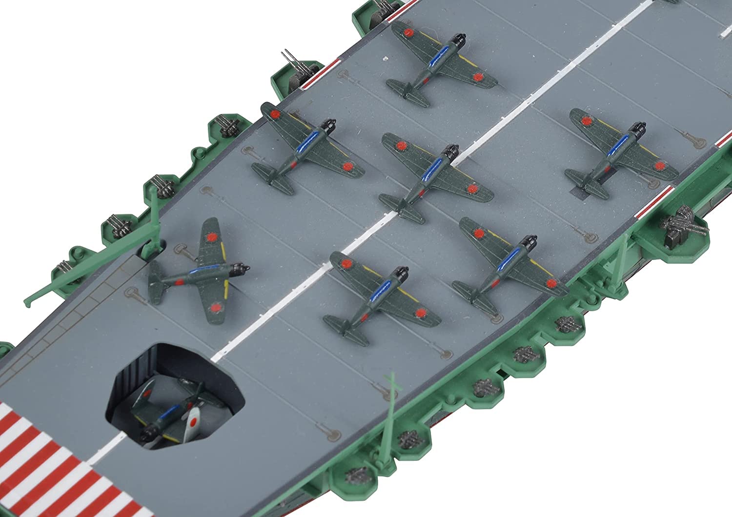 Tamiya 1/700 WWII Japanese Aircraft Carrier Shinano