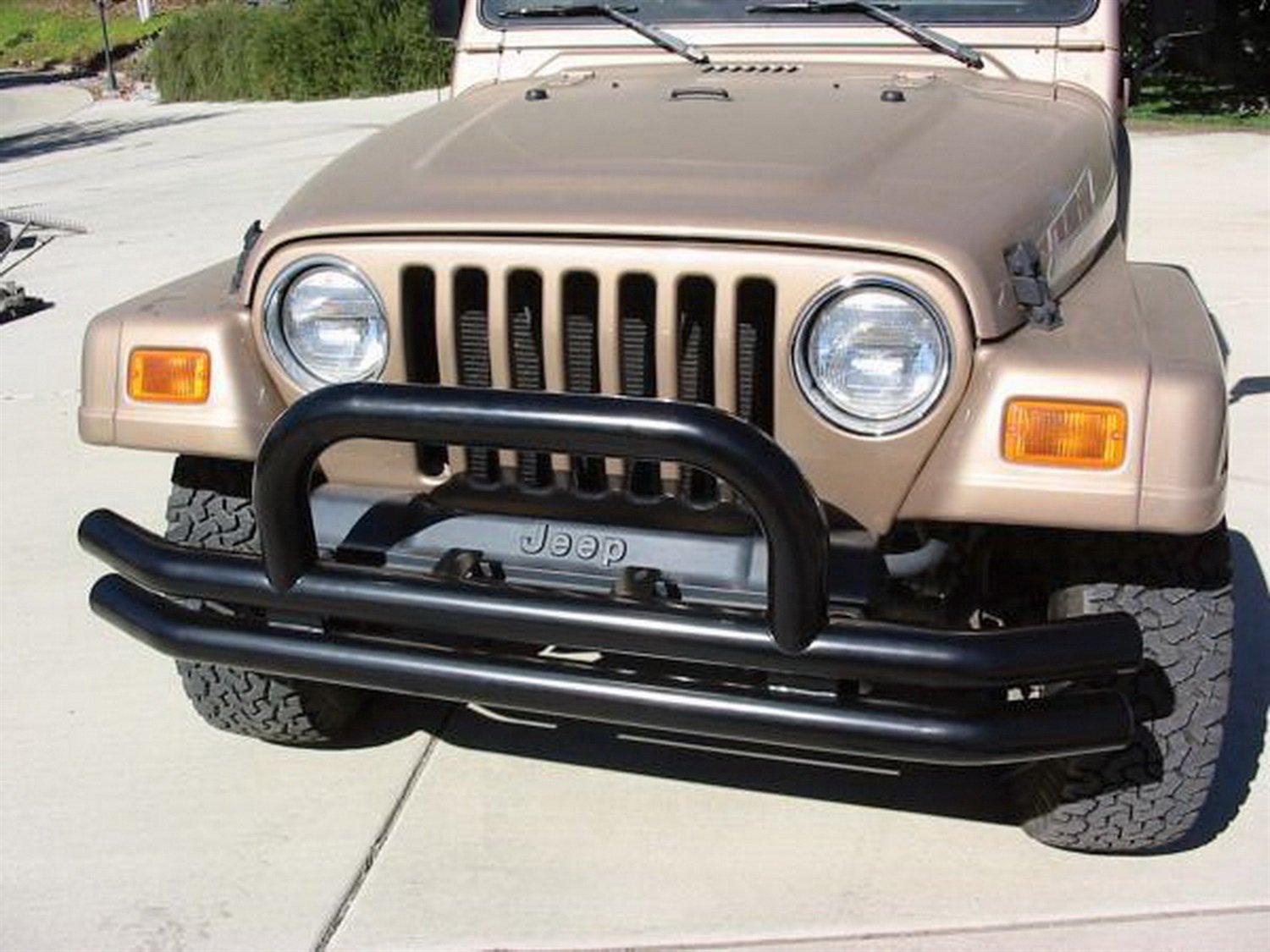 Rampage Front Tube Bumper with Hoop | Steel, Black | 8620 | Fits 1976 - 2006 Jeep CJ, Wrangler YJ & TJ