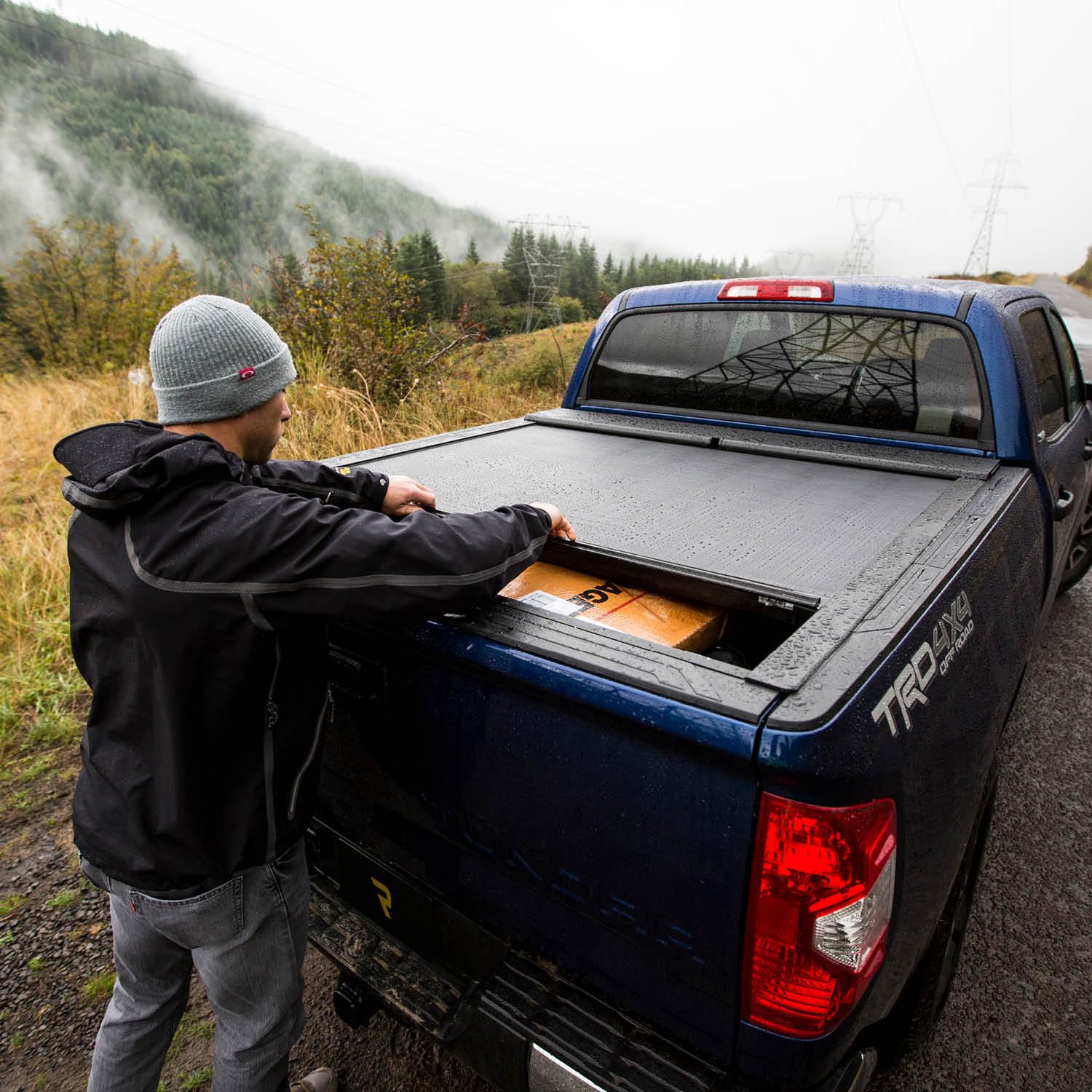 Roll N Lock M-Series Retractable Truck Bed Tonneau Cover | LG207M | Fits 2007 - 2013, 2014 HD Chevy/GMC Silverado/Sierra 6' 7" Bed (78.8")
