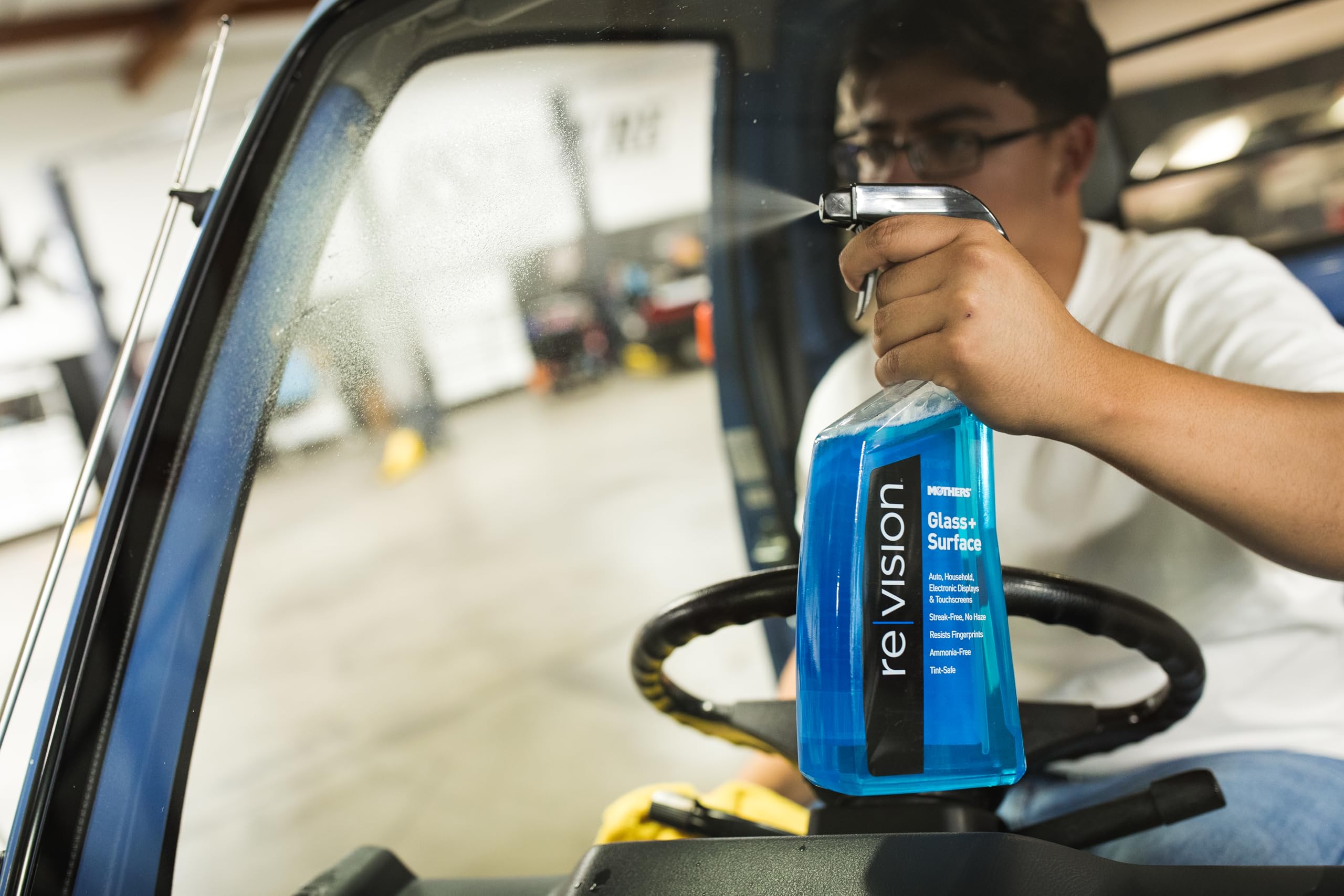 Mothers 06624 re|Vision Glass+Surface Cleaner - 24 oz.