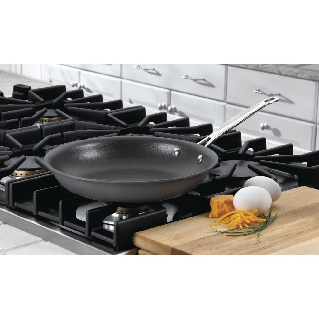 Cuisinart 623-24 Chef's Classic Nonstick Hard-Anodized 10-Inch Crepe Pan,Black