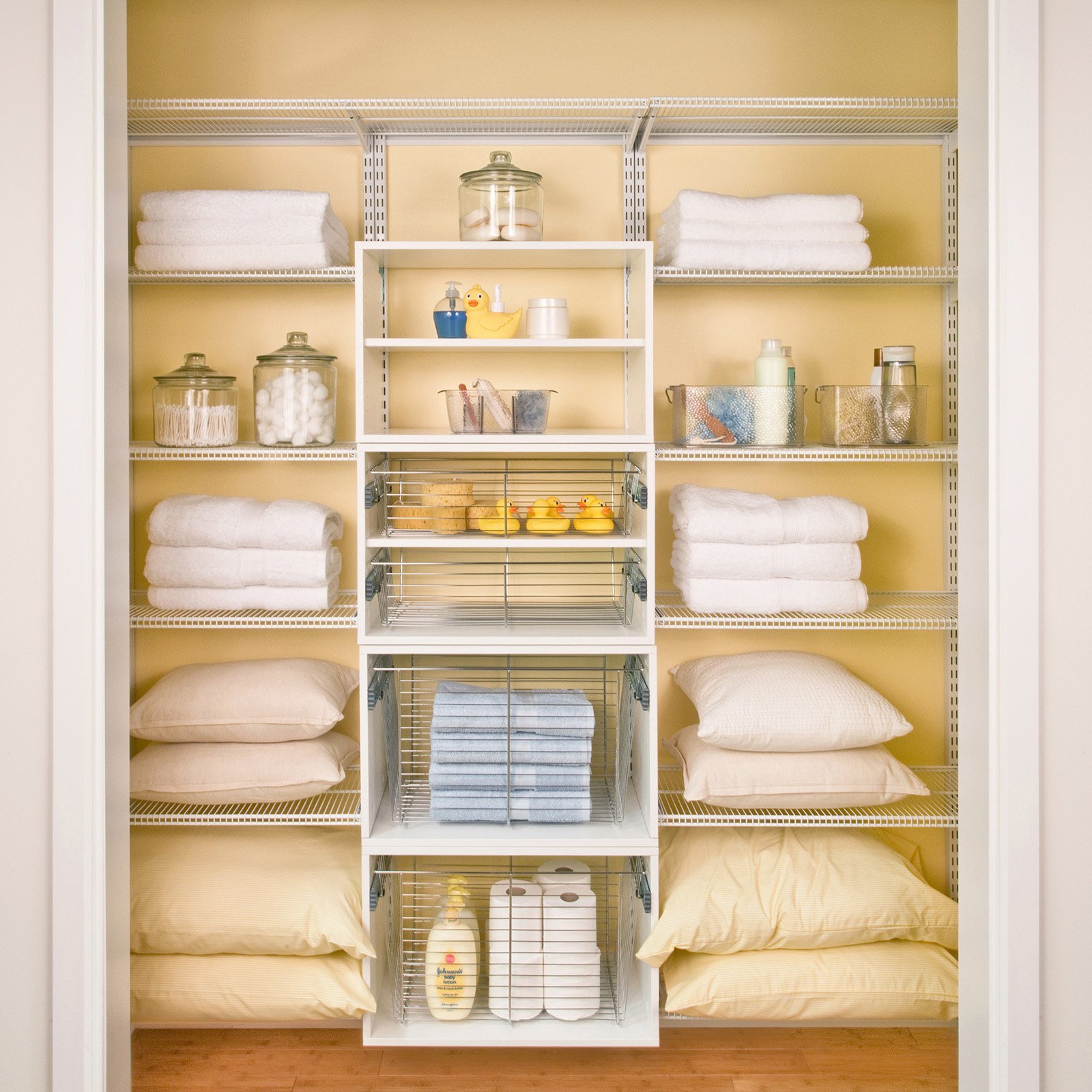 Organized Living freedomRail 1 Shelf OBox - White