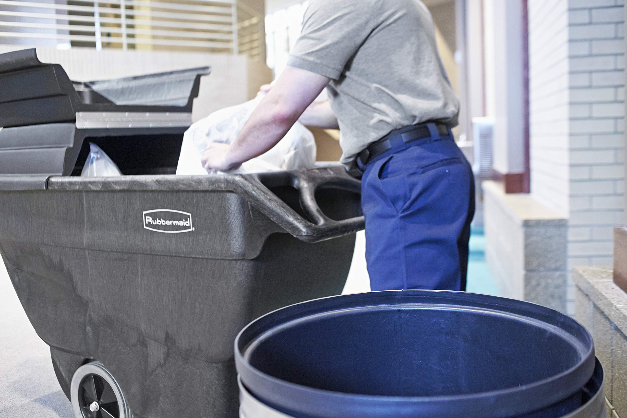 Rubbermaid Commercial Products Mega Brute Mobile Collection Lid, Black Rolling Utility Cart, Compatible with Tilt Trucks