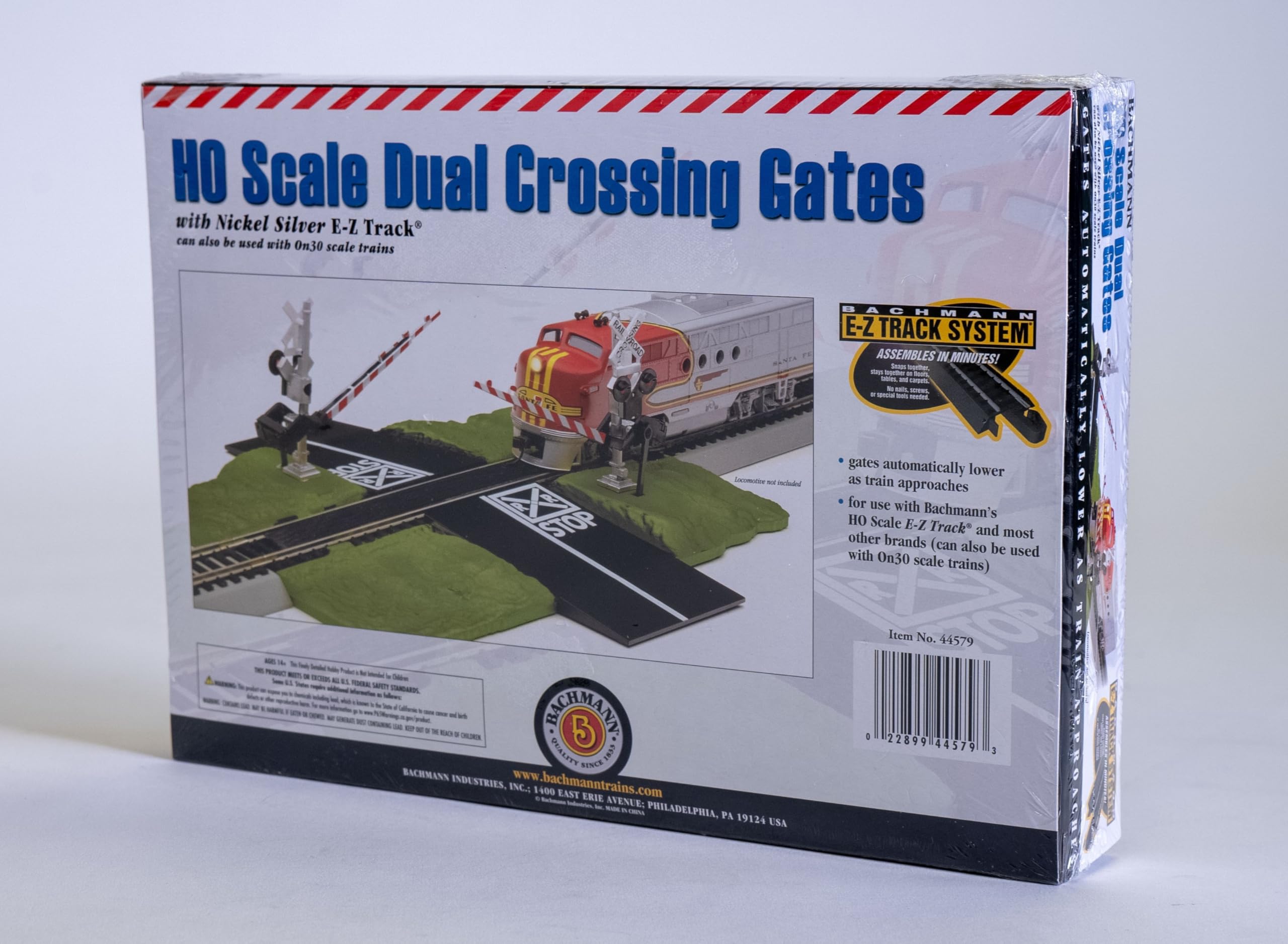 Bachmann Trains E-Z TRACK CROSSING GATE - HO Scale Medium