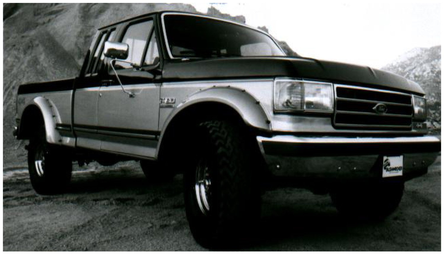 Bushwacker Cutout Pocket/Rivet Style Front Fender Flares | 2-Piece Set, Black, Smooth Finish | 20017-11 | Fits 1987-1991 Ford Bronco, F-150 Styleside, F-250/350 Super Duty