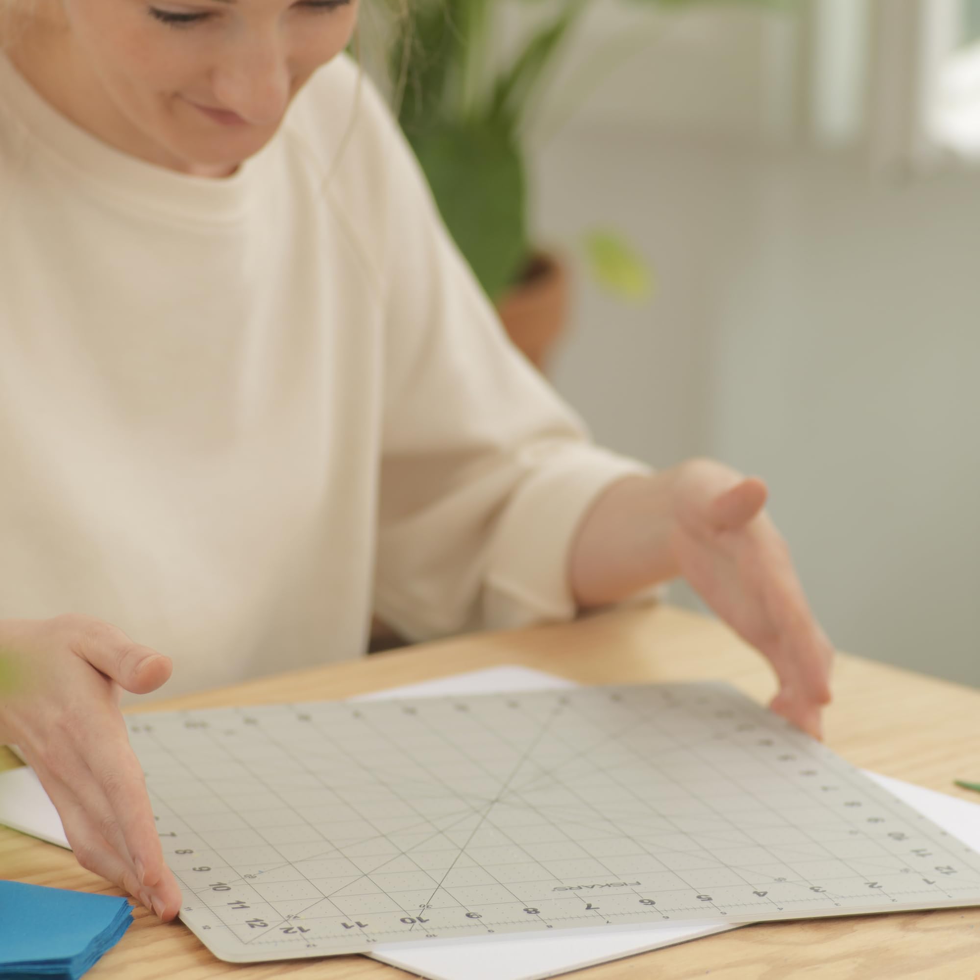 Fiskars 14x14 Inch Self Healing Rotating Cutting Mat