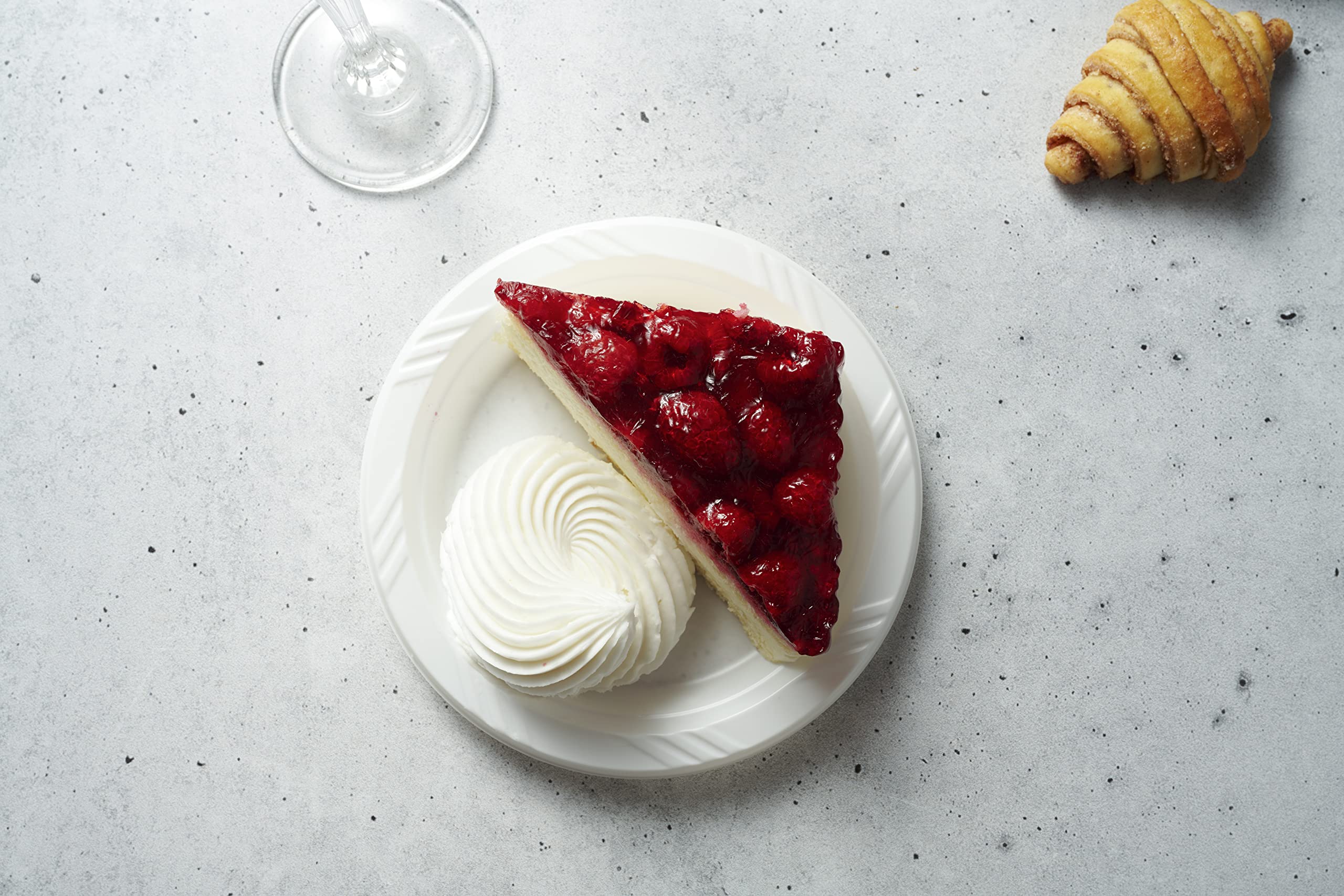 Munfix 200 White Plastic Plates Set - 6 Inch Plastic Dessert Plates, Disposable Plates Bulk Pack, Party Plates for BBQ, Picnic, Parties, Travel and Events, Microwavable Recyclable