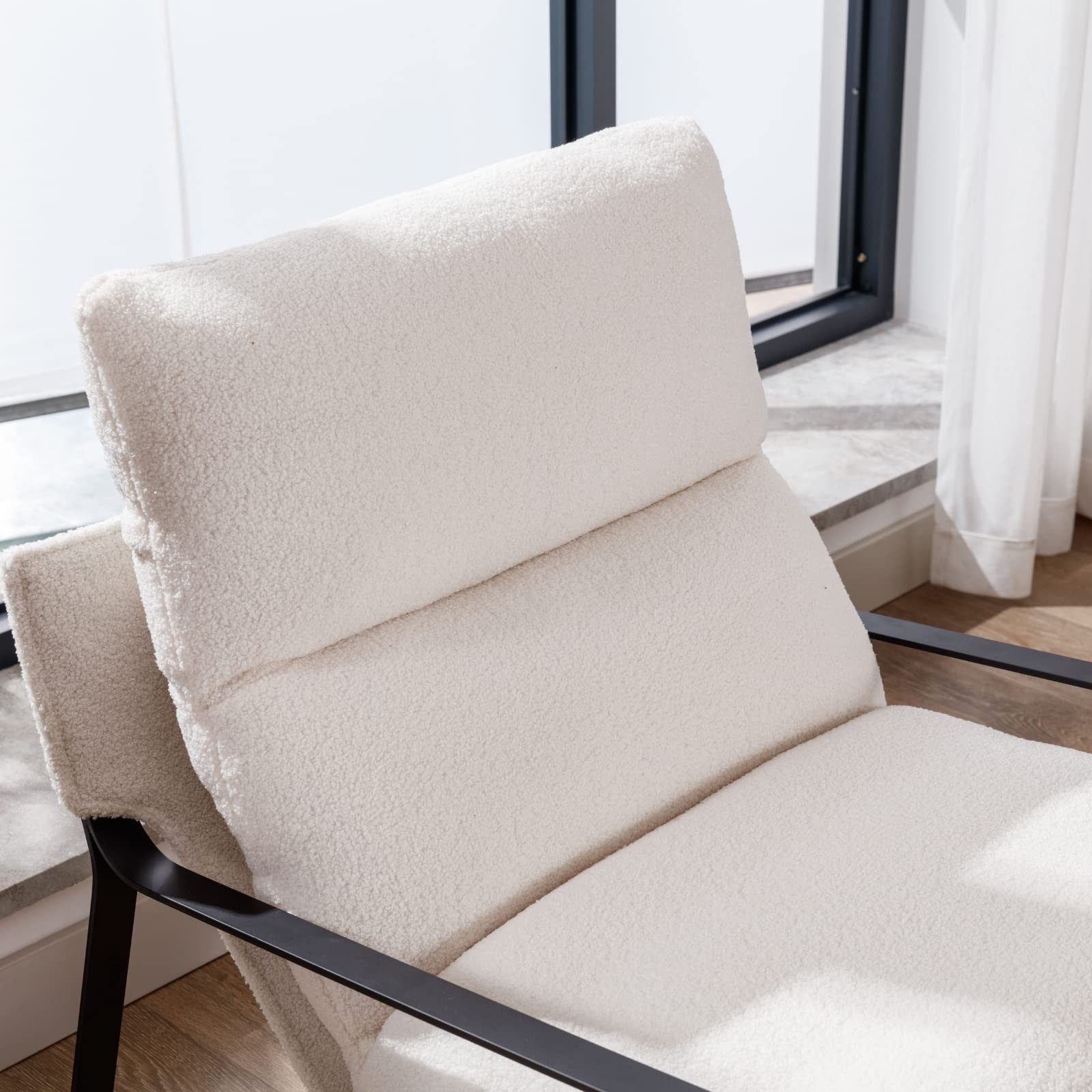 Ya-Home Mid-Century Accent Chair, Comfy Sherpa Fabric Side Chair with Armrest, Upholstered Leisure Chair with Black Metal Frame for Living Room Bedroom Reception Room, White