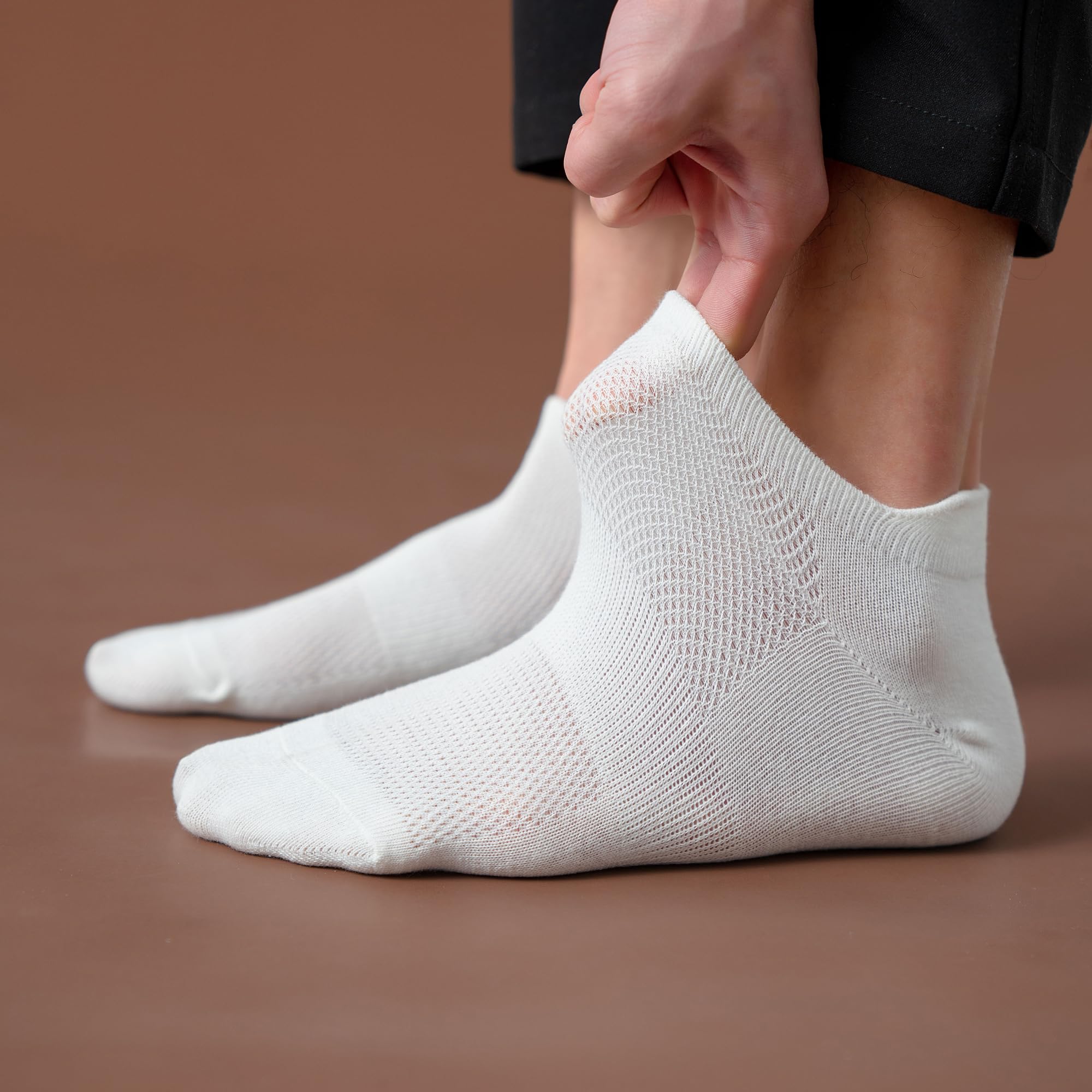 ACCFOD Womens White Ankle Socks Athletic Running Low Cut Socks With Tab for Women 6-9