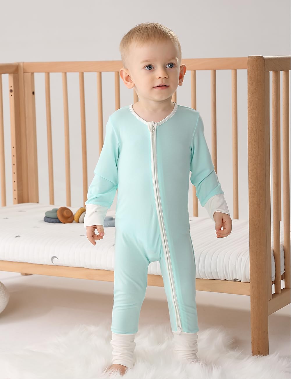 JunNeng Rayon from Bamboo Baby Romper Sleeper with Mitten Cuffs Feet,Newborn Boy Girl Zipper Snug Fit Sleep 'N Play (Green+Blue, 6-12 Months)