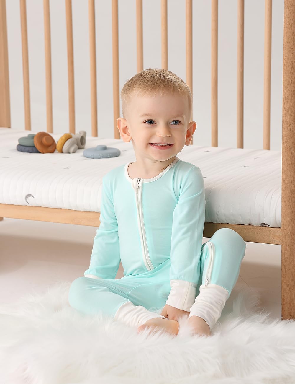 JunNeng Rayon from Bamboo Baby Romper Sleeper with Mitten Cuffs Feet,Newborn Boy Girl Zipper Snug Fit Sleep 'N Play (Green+Blue, 6-12 Months)