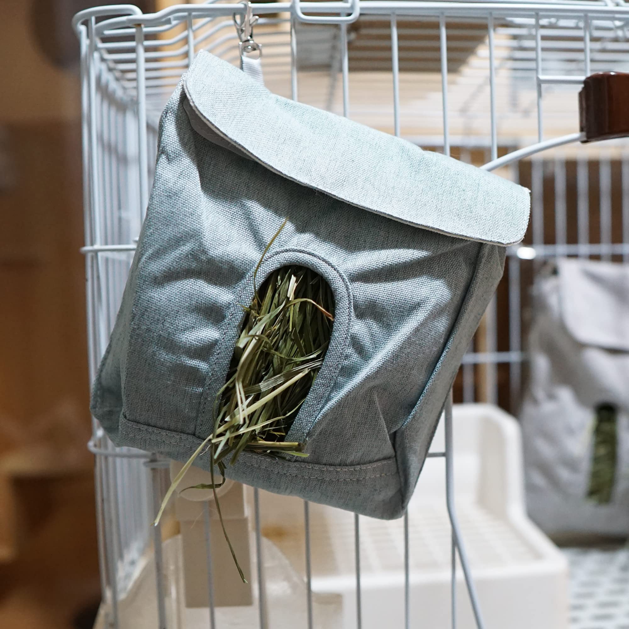 Guinea Pig Hay Feeder with Large Capacity, Hanging Hay Bag Feeders for Rabbit, Chinchilla, Bunny Cage, Durable Oxford Fabric Holder with Metal Hooks for Small Animals