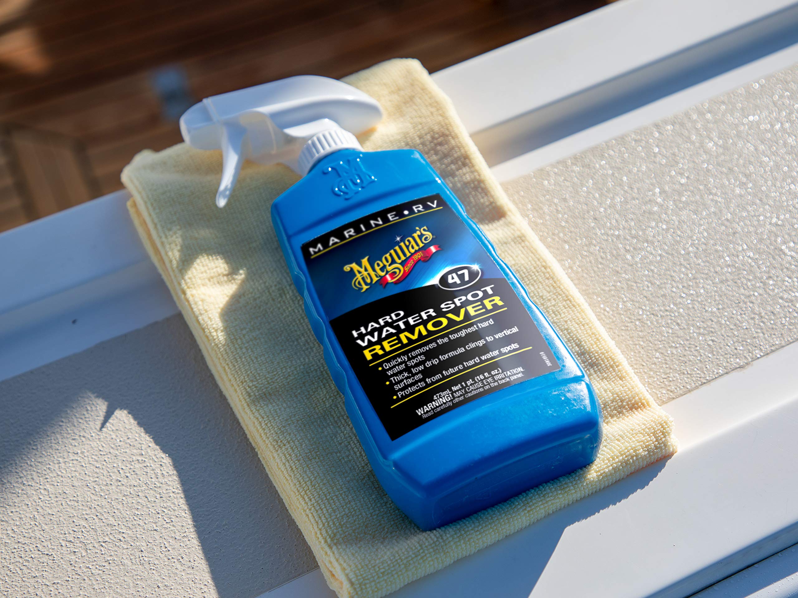 Meguiar's M4716 Marine/RV Hard Water Spot Remover - 16 Oz Spray Bottle