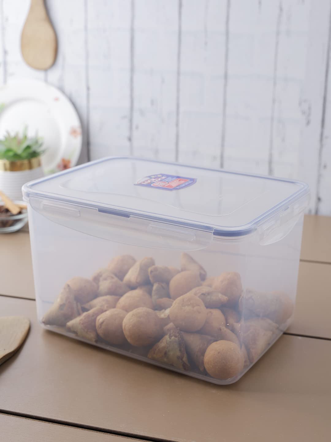LocknLock Easy Essentials Airtight Rectangular Tall Food Storage Container 152.16-oz / 18.8 Cup, Clear
