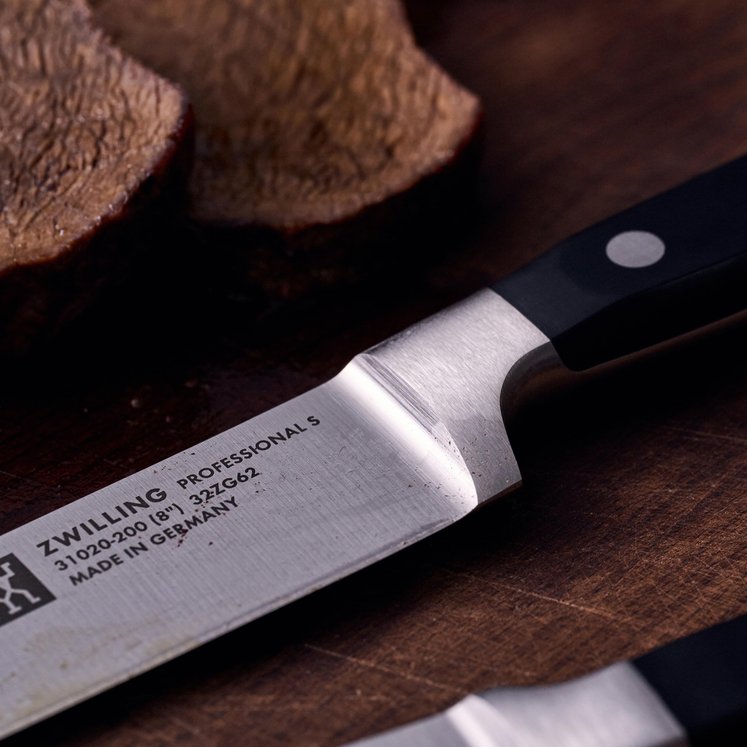 ZWILLING Professional S Carving Knife, 8-inch, Black/Stainless Steel