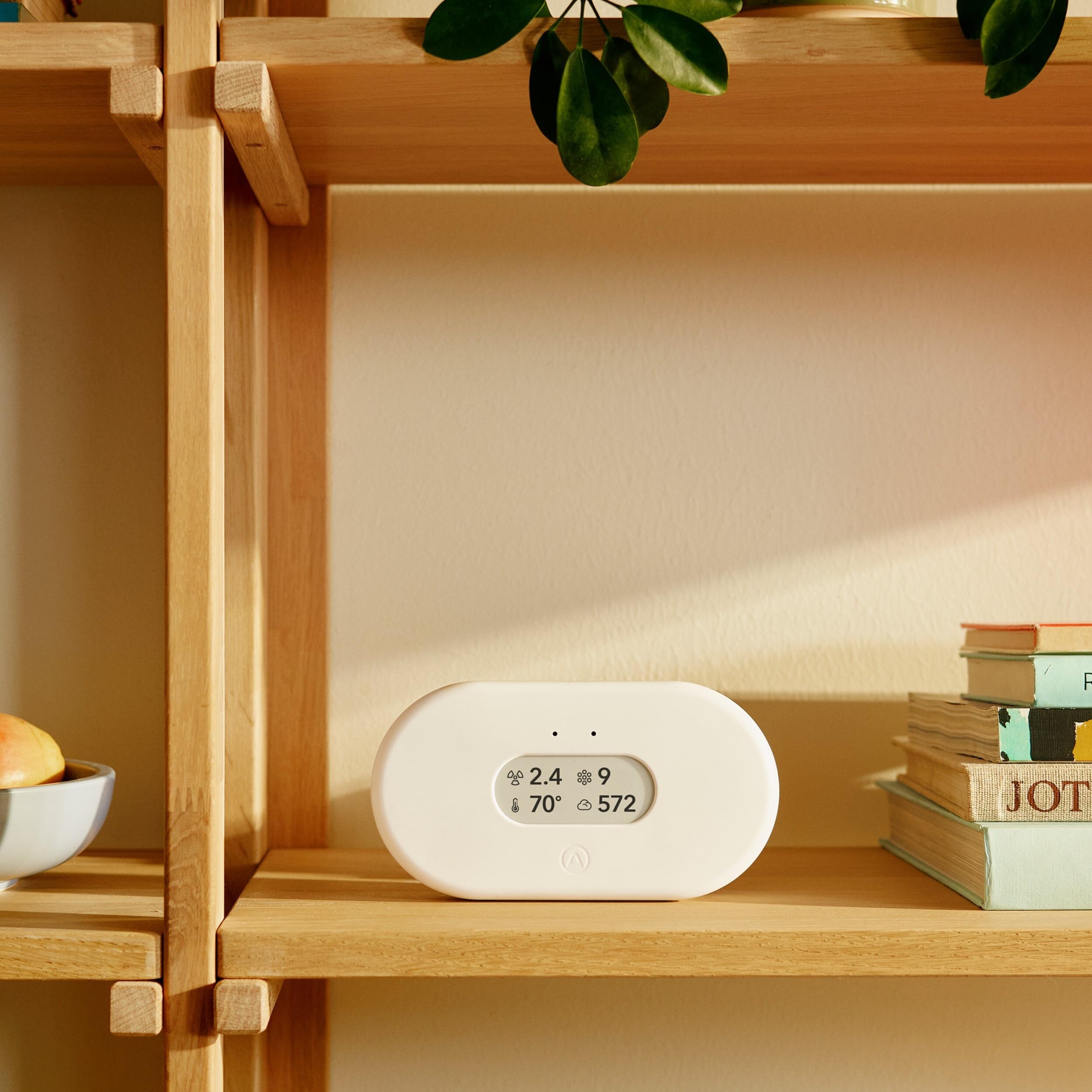 Airthings 2960 View Plus - Radon & Air Quality Monitor (PM, CO2, VOC, Humidity, Temp, Pressure)