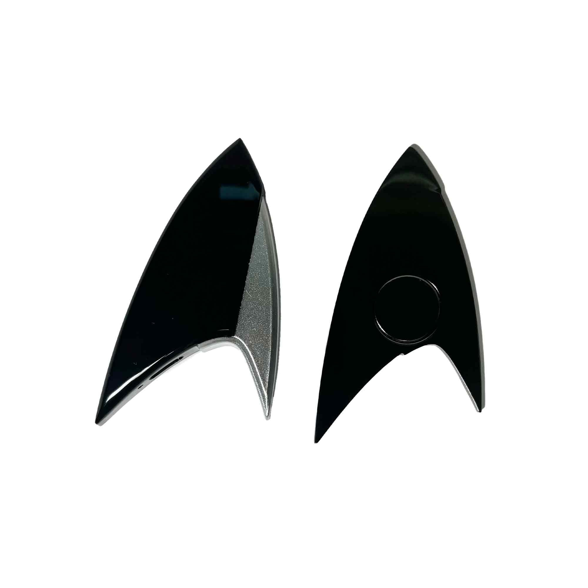 FAMETEK Star Trek Next Generation Bluetooth Communicator Badge - TNG Bluetooth ComBadge with Chirp Sound Effects, Microphone & Speaker β Star Trek Memorabilia, Gifts, Collectibles for StarTrek