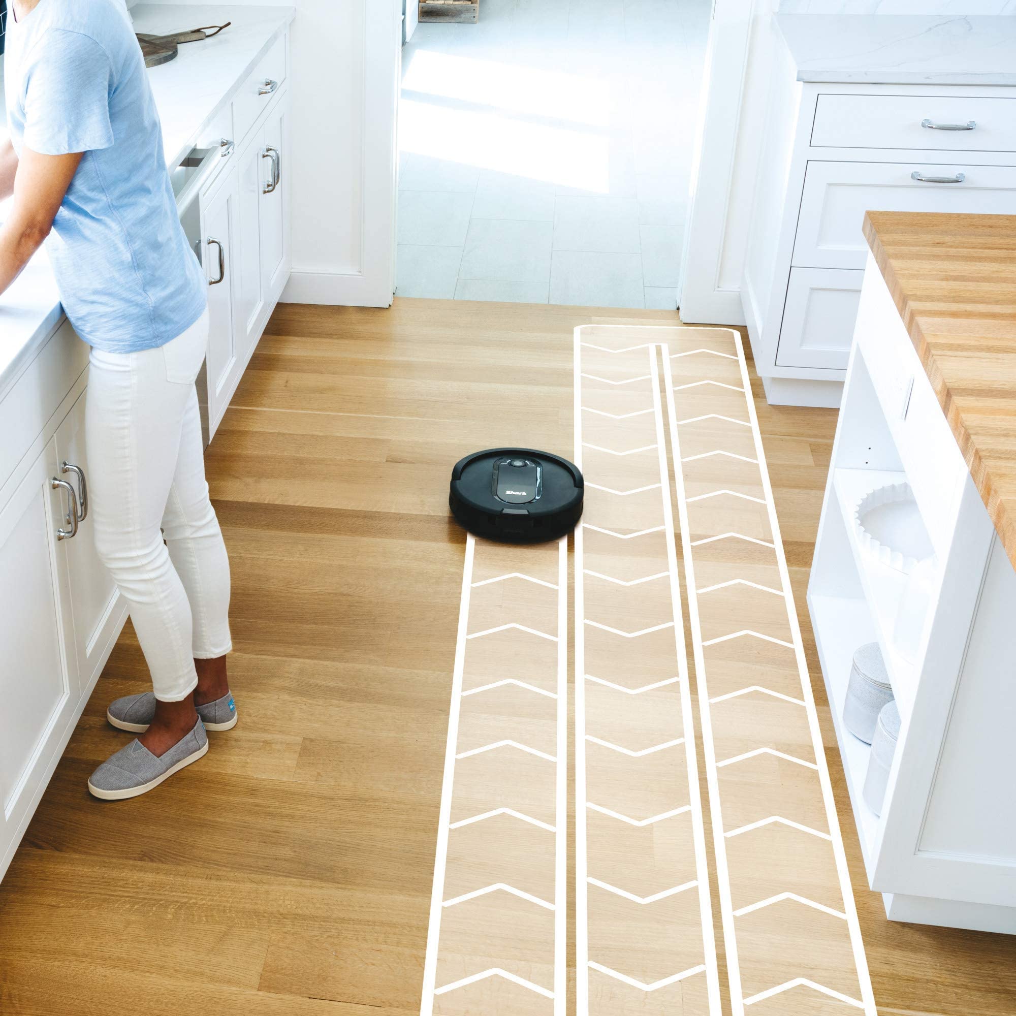 Shark IQ Robot RV1001 App-Controlled Robot Vacuum with Wifi and Home Mapping, Pet Hair Strong Suction with Alexa (Renewed)