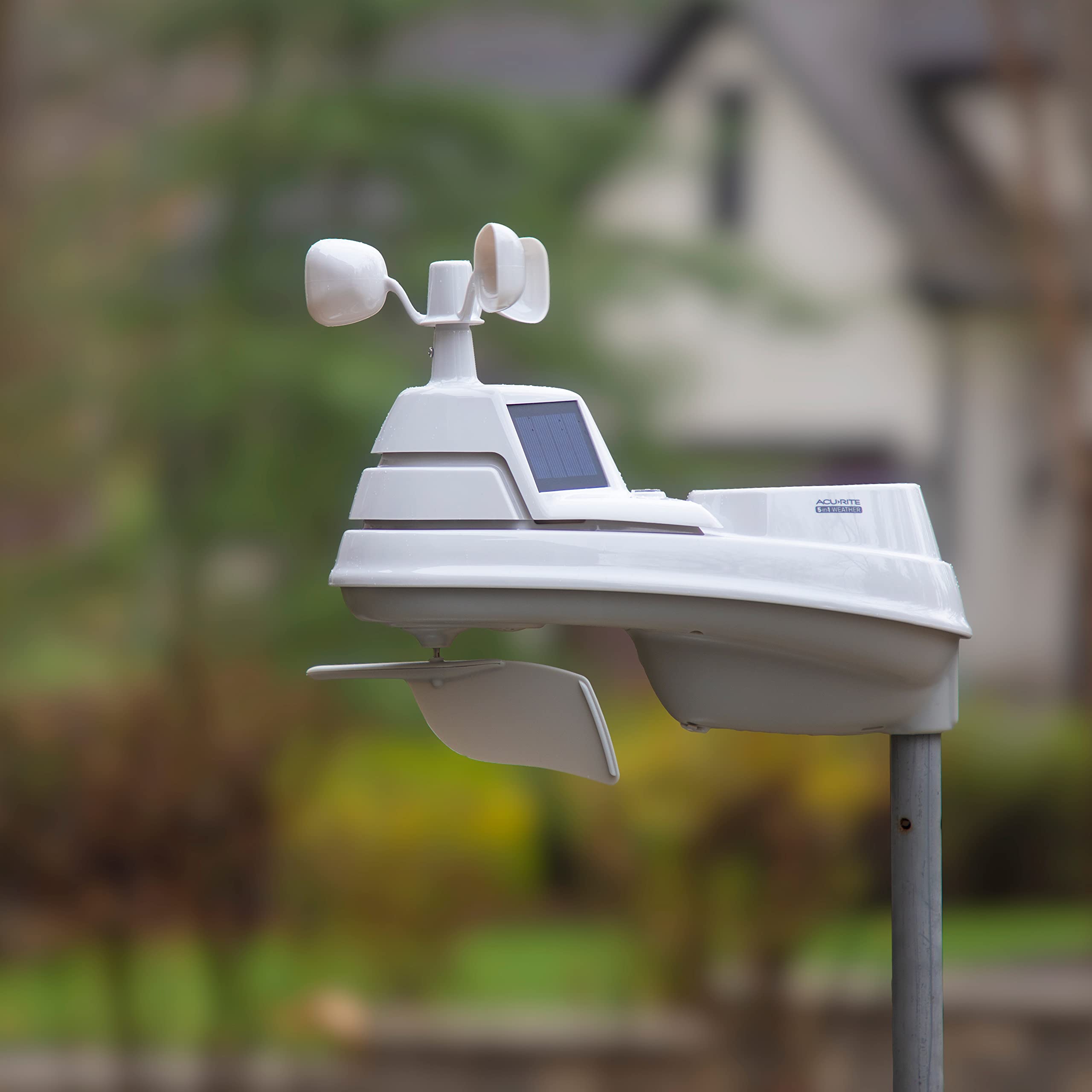 AcuRite Iris (5-in-1) Professional Weather Station with High-Definition Display, Built-In Barometer, and AcuRite Access for Remote Monitoring and Alerts, Compatible with Amazon Alexa, Black (01151M)