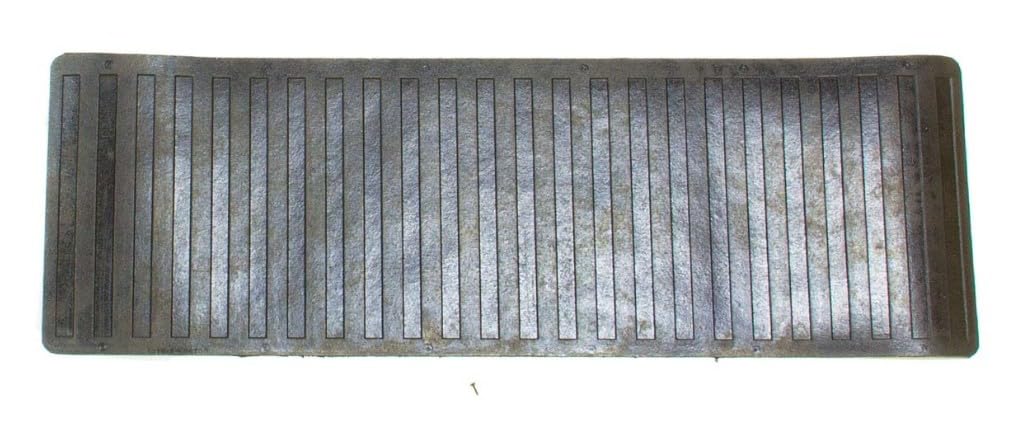 Dee Zee DZ86700 Heavyweight Tailgate Mat, Grey - DZ 86700 , Black