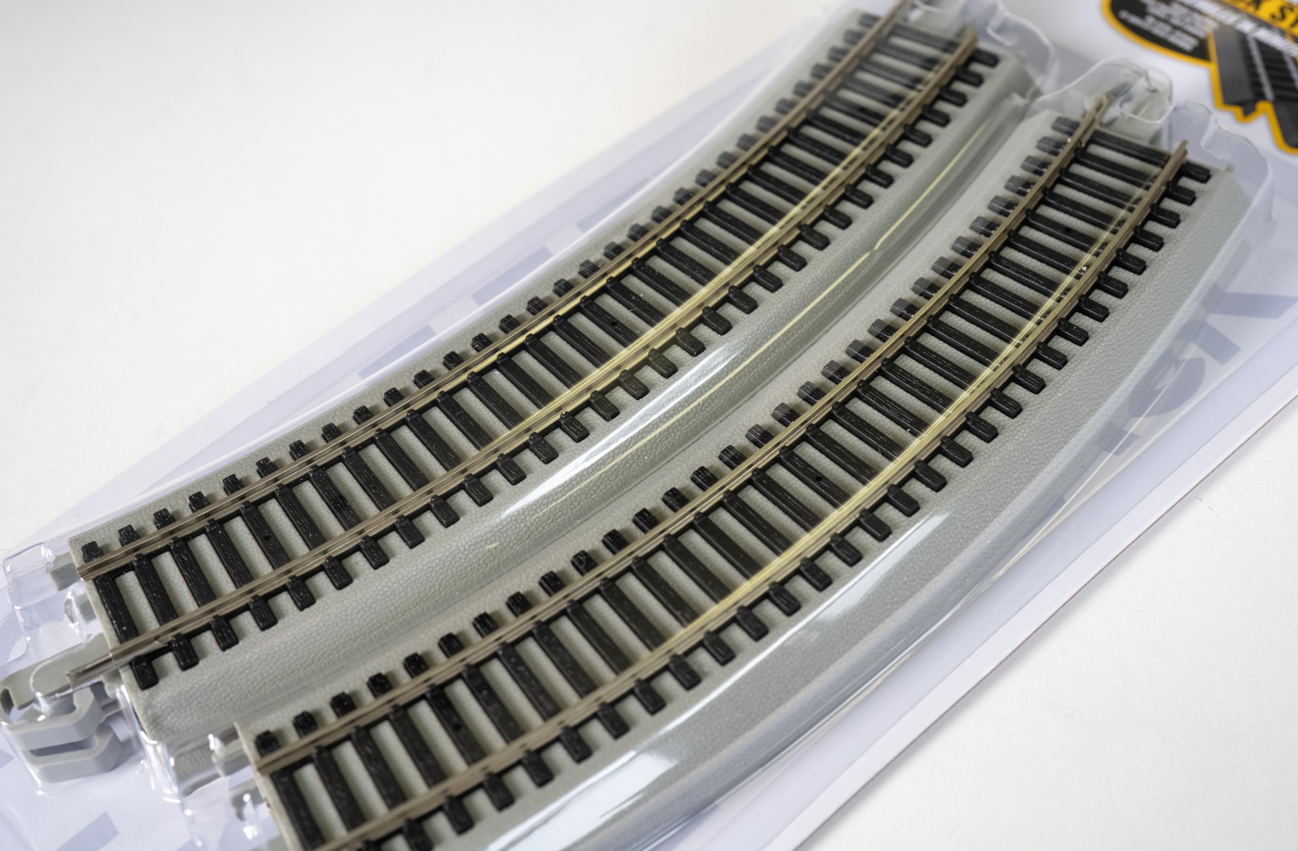 Bachmann Trains - Snap-Fit E-Z TRACK 15” RADIUS CURVED TRACK (4/card) - NICKEL SILVER Rail With Gray Roadbed - HO Scale