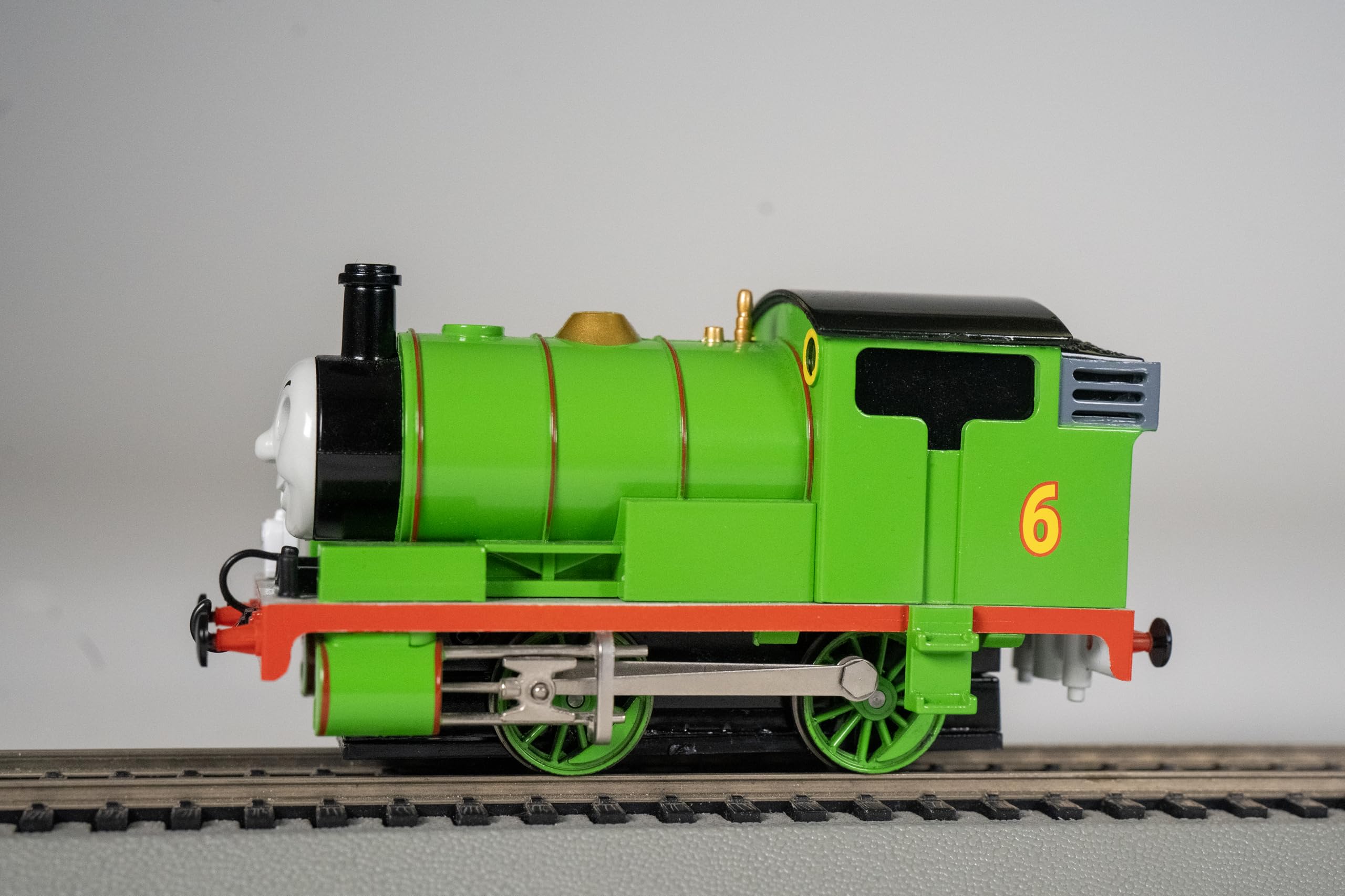 Bachmann Trains - THOMAS & FRIENDS PERCY THE SMALL ENGINE w/Moving Eyes - HO Scale