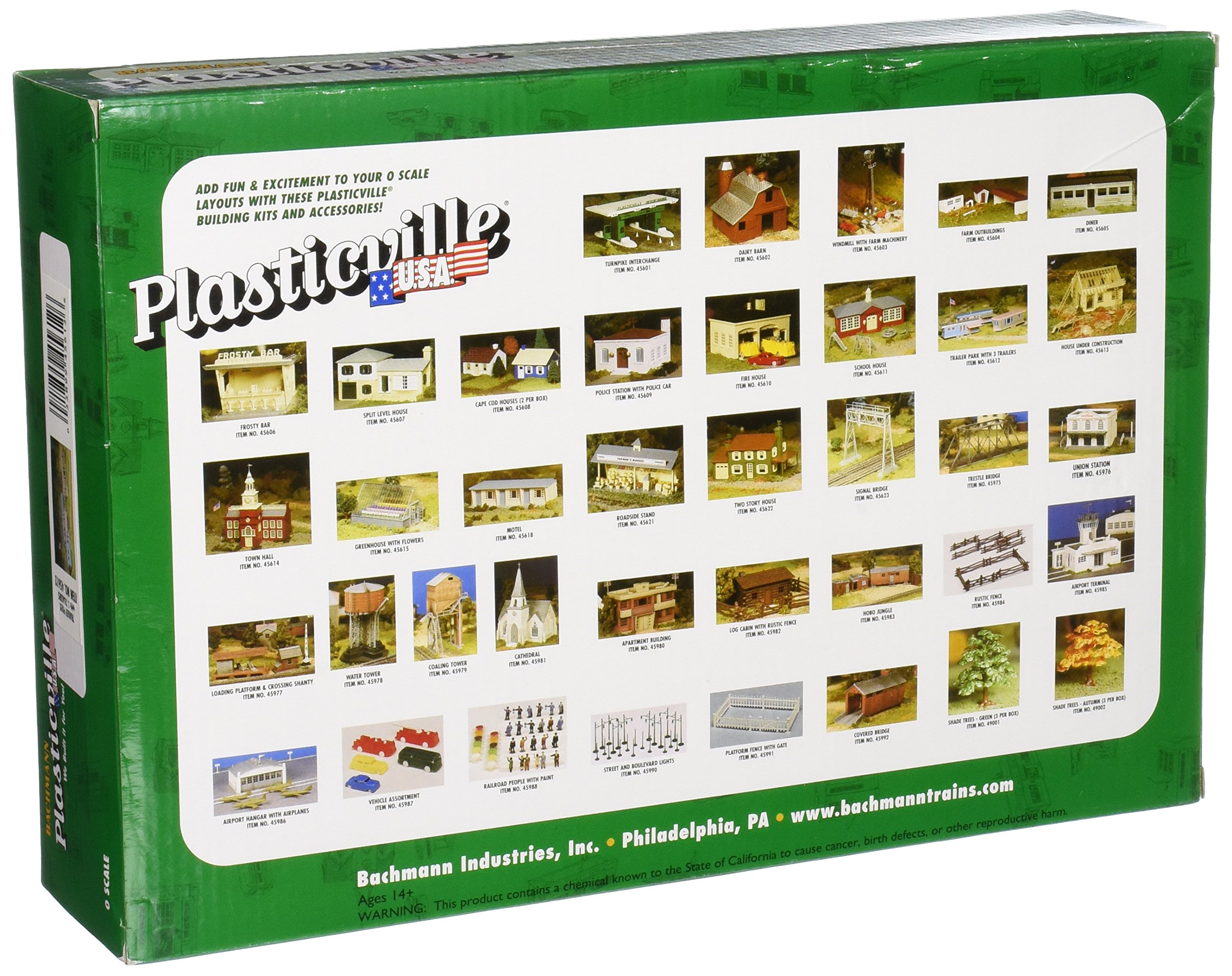 Bachmann Trains - PLASTICVILLE U.S.A. BUILDINGS – CLASSIC KITS - TRAILER PARK - 3 TRAILERS & FLAG POLE w/FLAG - O Scale