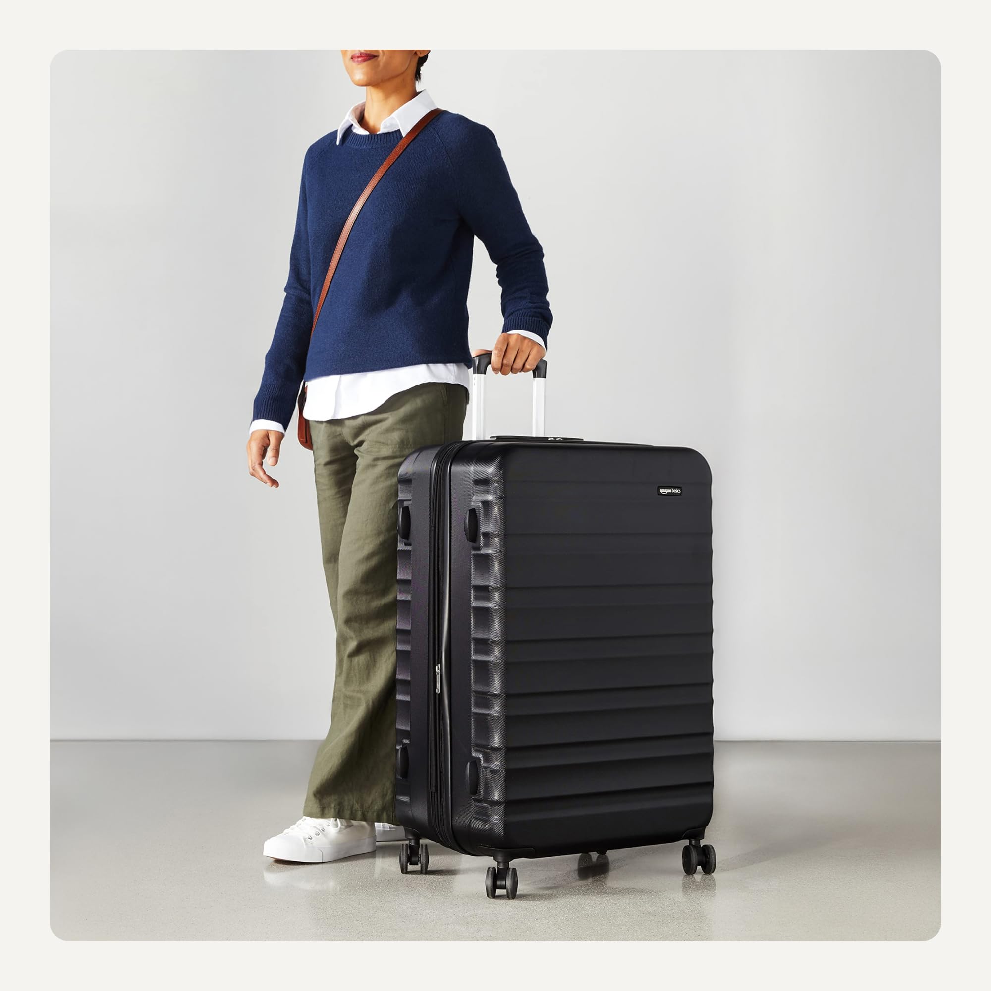 Amazon Basics 30-Inch Hardside Spinner, Black