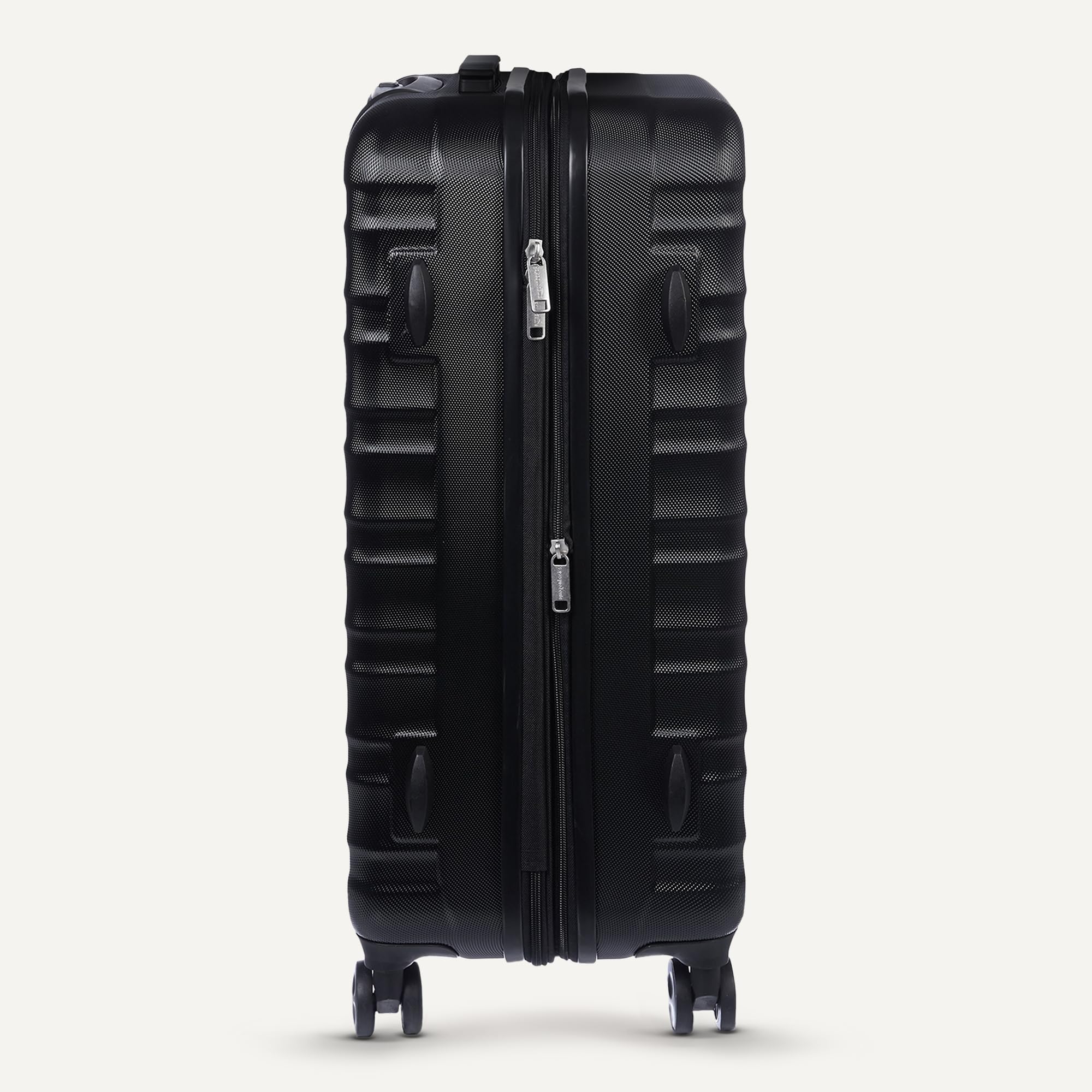 Amazon Basics 30-Inch Hardside Spinner, Black