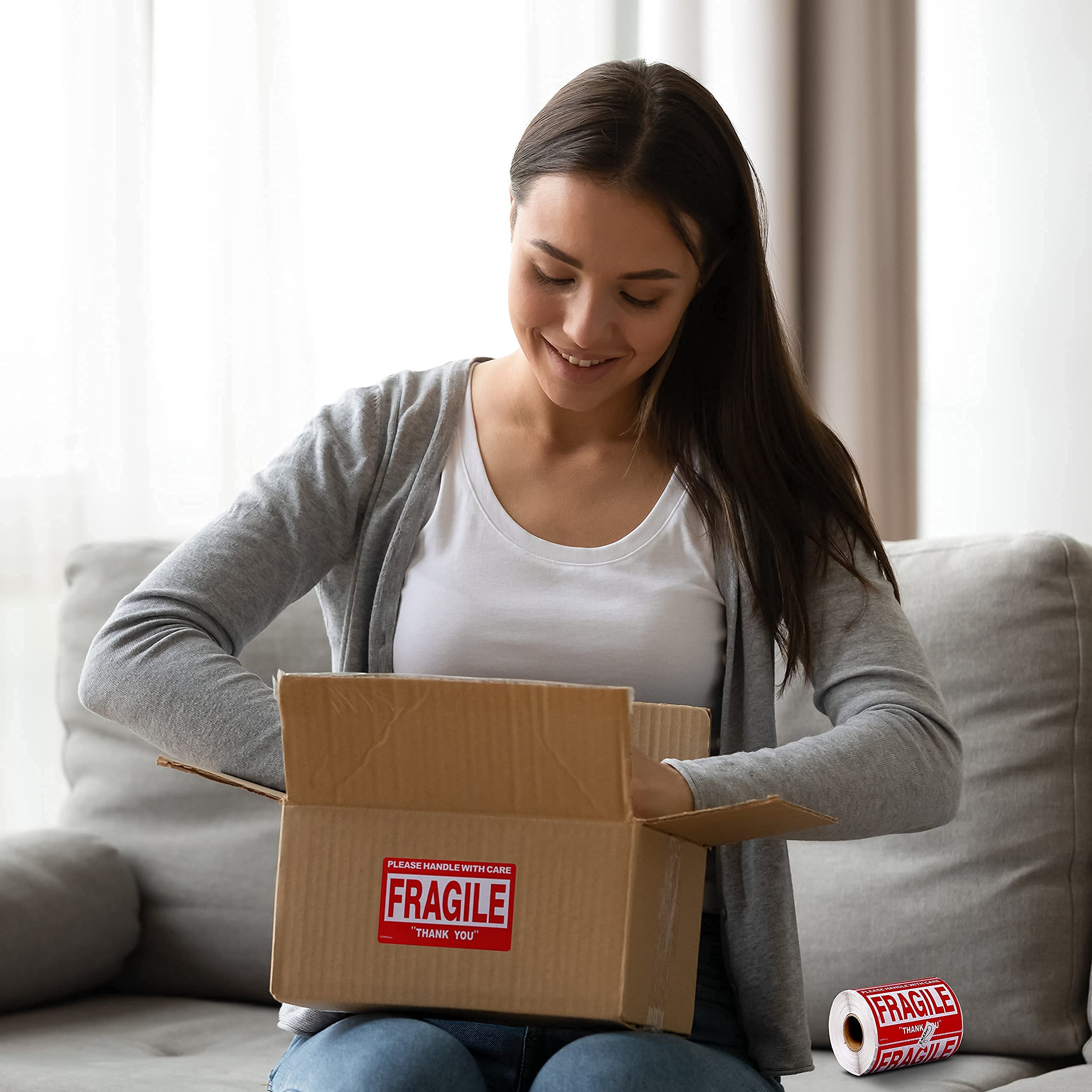 GMKbuy 3 x 2 Inch β 400 Fragile Stickers Roll, Easy Tear, Permanent Adhesive Warning Labels for Shipping Box, Carton, Parcel, Package, Pallet & More