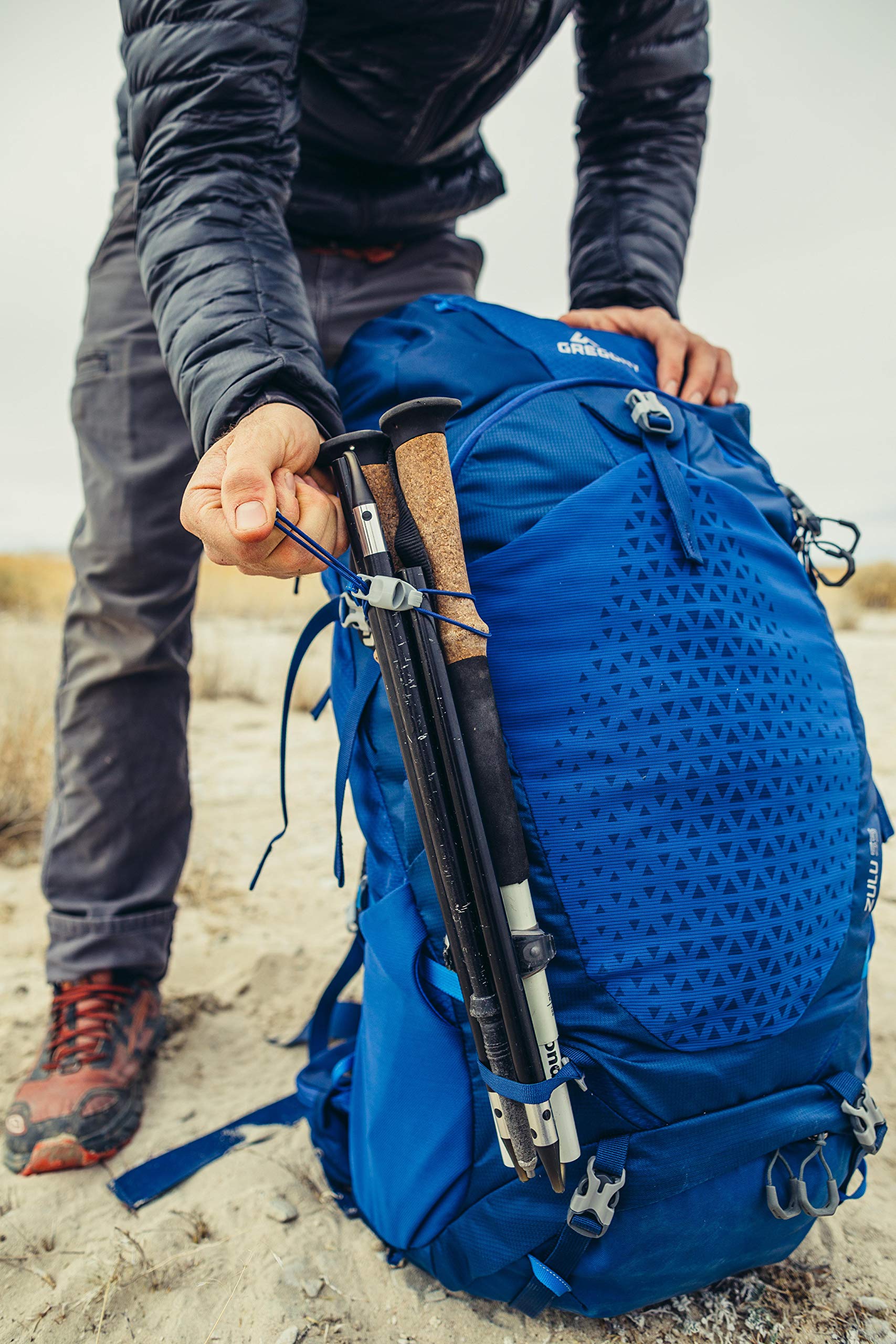 Gregory Mountain Products Zulu 30 Liter Men's Hiking Daypack, Empire Blue, Medium/Large