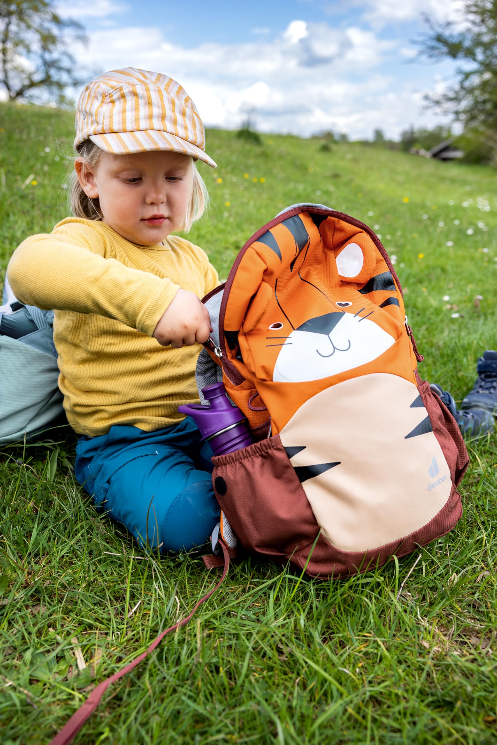 Deuter Kikki Kid's Backpack for School and Hiking - Fern-Alpinegreen