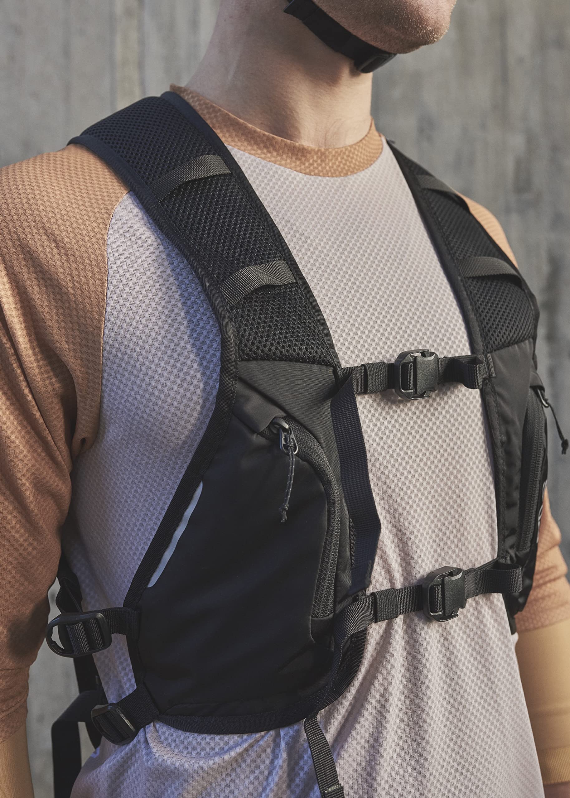 POC Column VPD Backpack Vest Pack Uranium Black