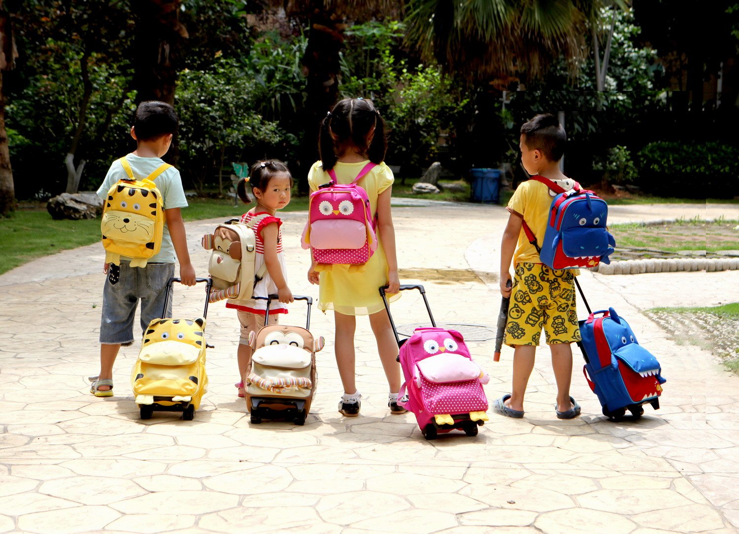 yodo Zoo 3-Way Kids Suitcase Luggage or Toddler Rolling Backpack with wheels, Medium Owl