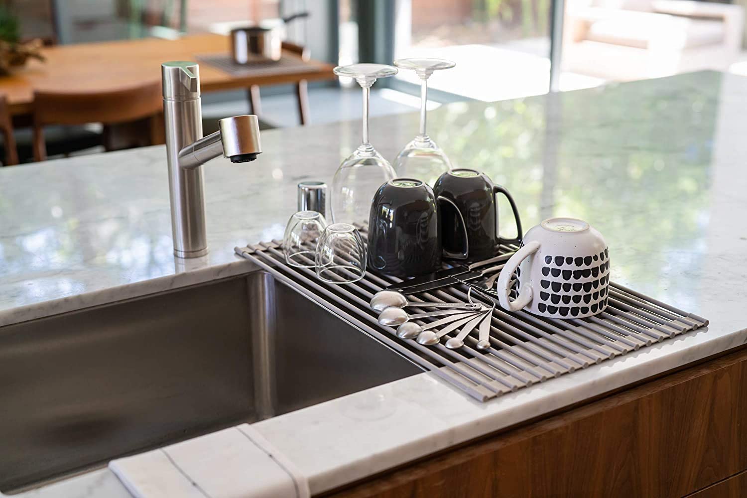 Over-The-Sink --20.5 inches Roll-Up Dish Drying Rack, Made of Silicone Wrapped Steel, Multipurpose -No Occupying Space Heat Resistant Roll Up Dish Drying Rack - Fit for Stainless Steel Sink ( Large)