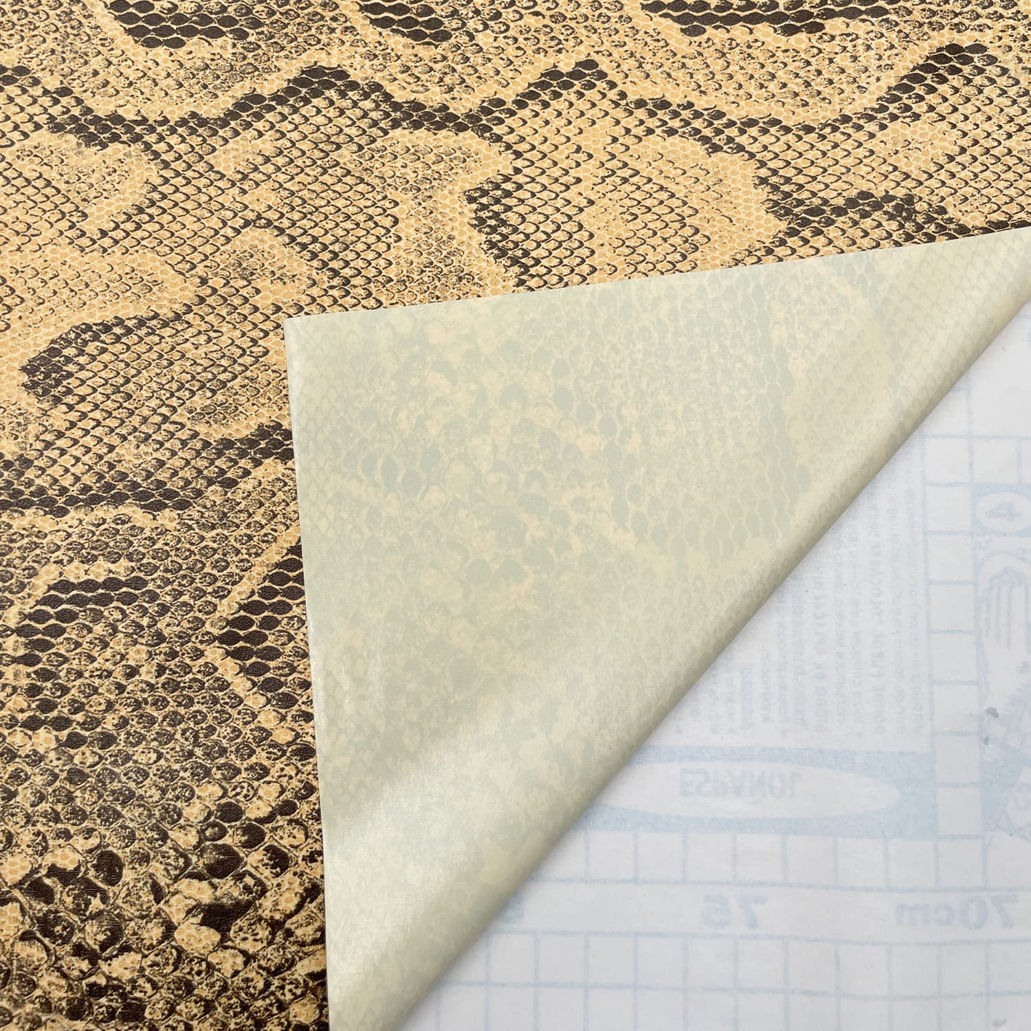 Yifely Snake Skin Print Tabletop Protect Paper Self-Adhesive Shelf Liner Makeup Cabinet Decor 17.7 Inch by 9.8 Feet